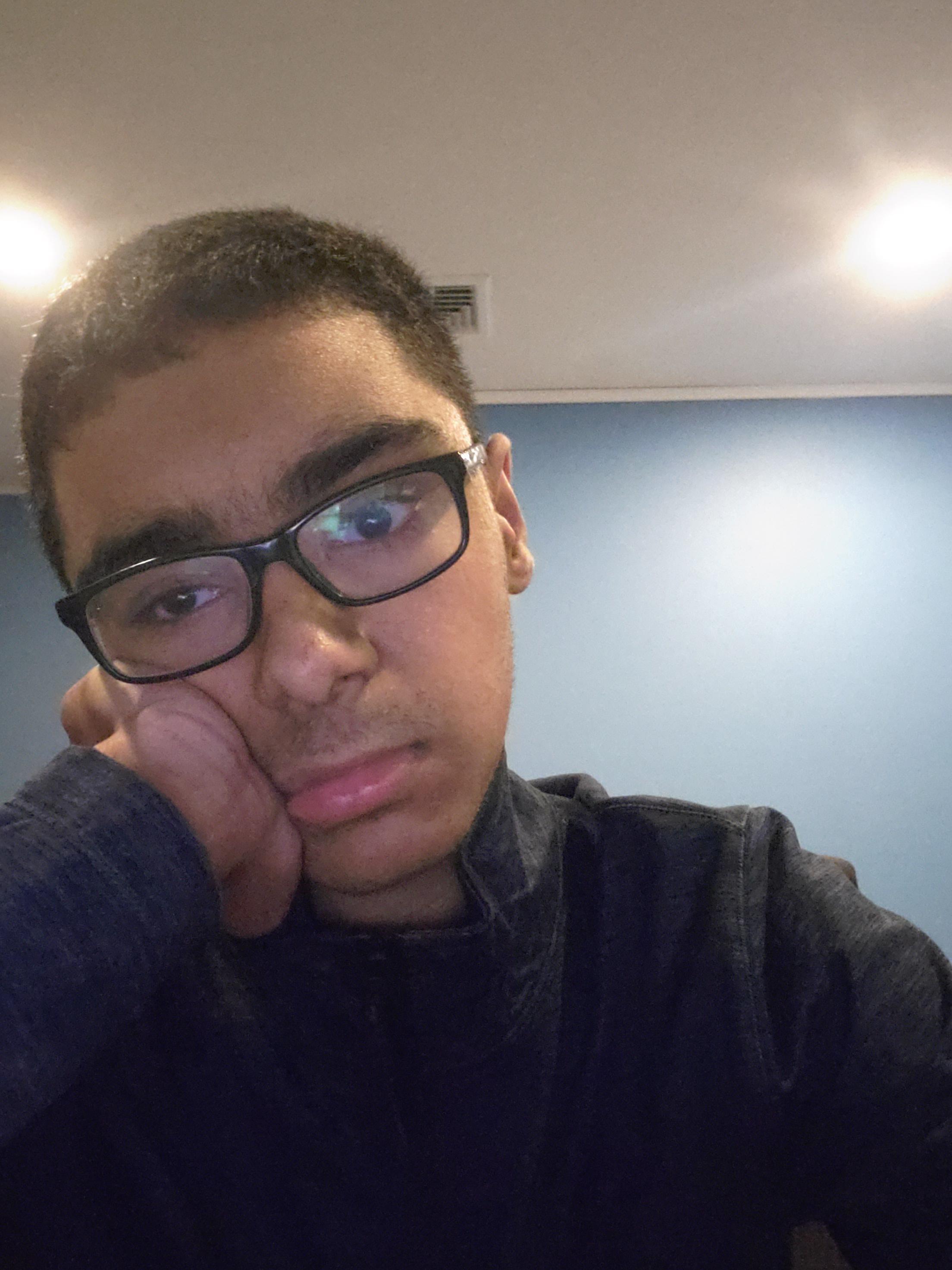 Hi, chat with meee | Scrolller