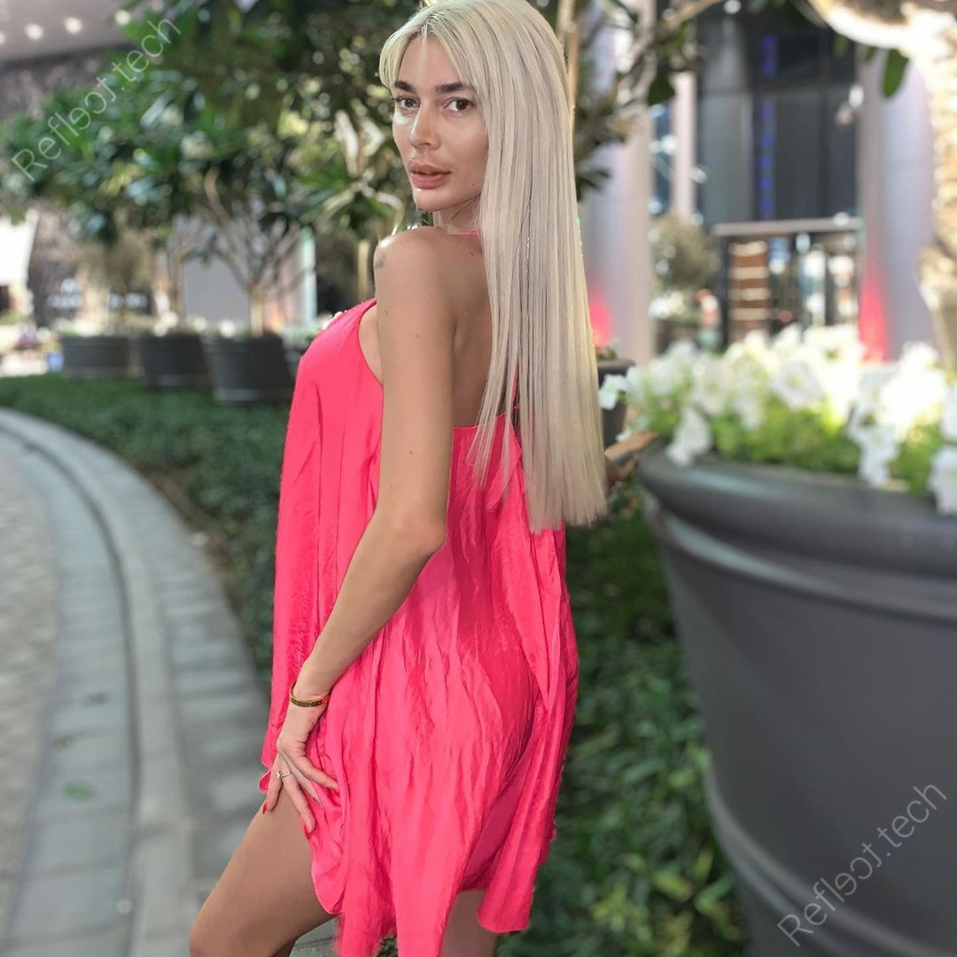 Hi, everyone! | Scrolller