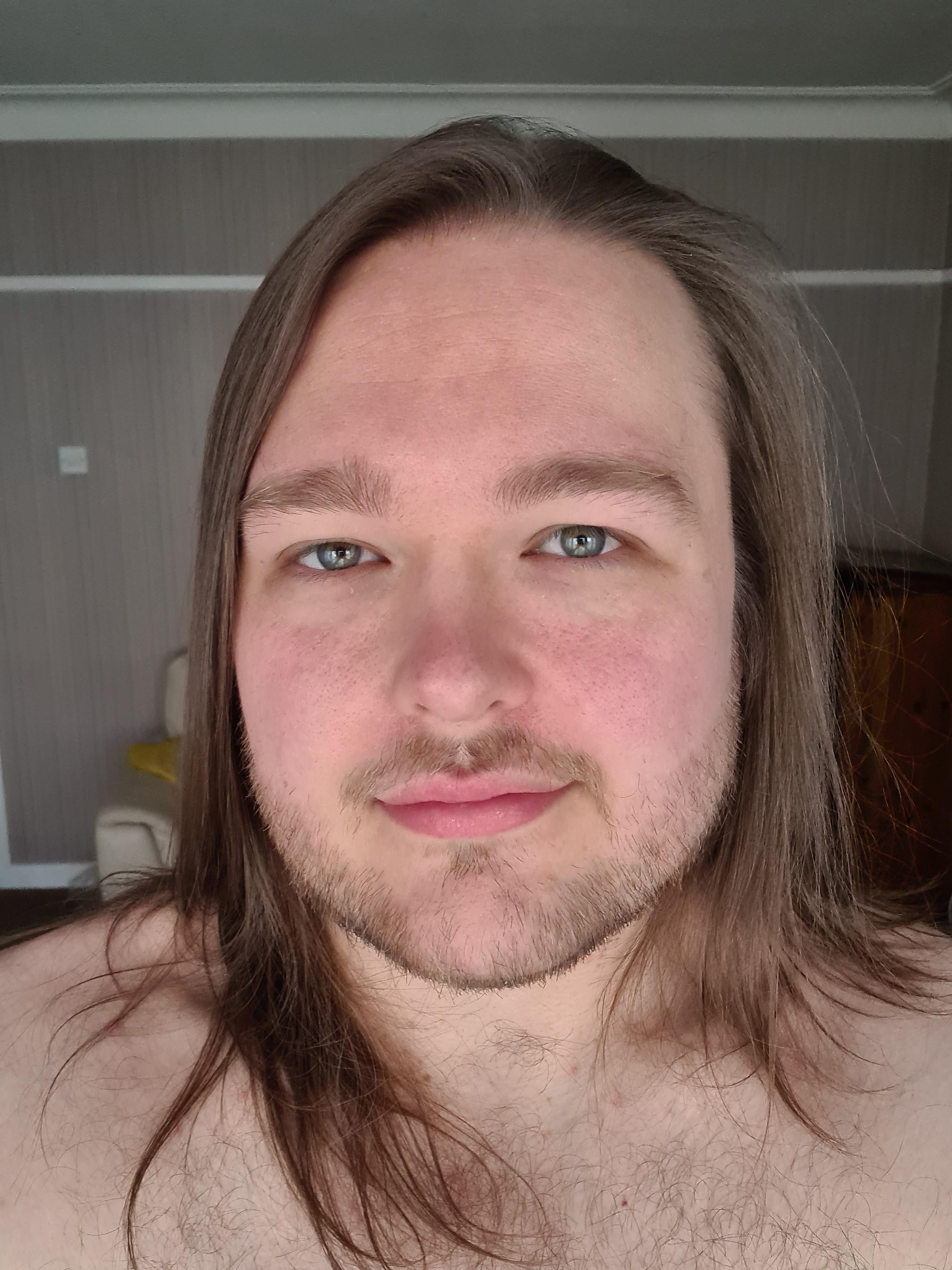 Hi! Friends? | Scrolller