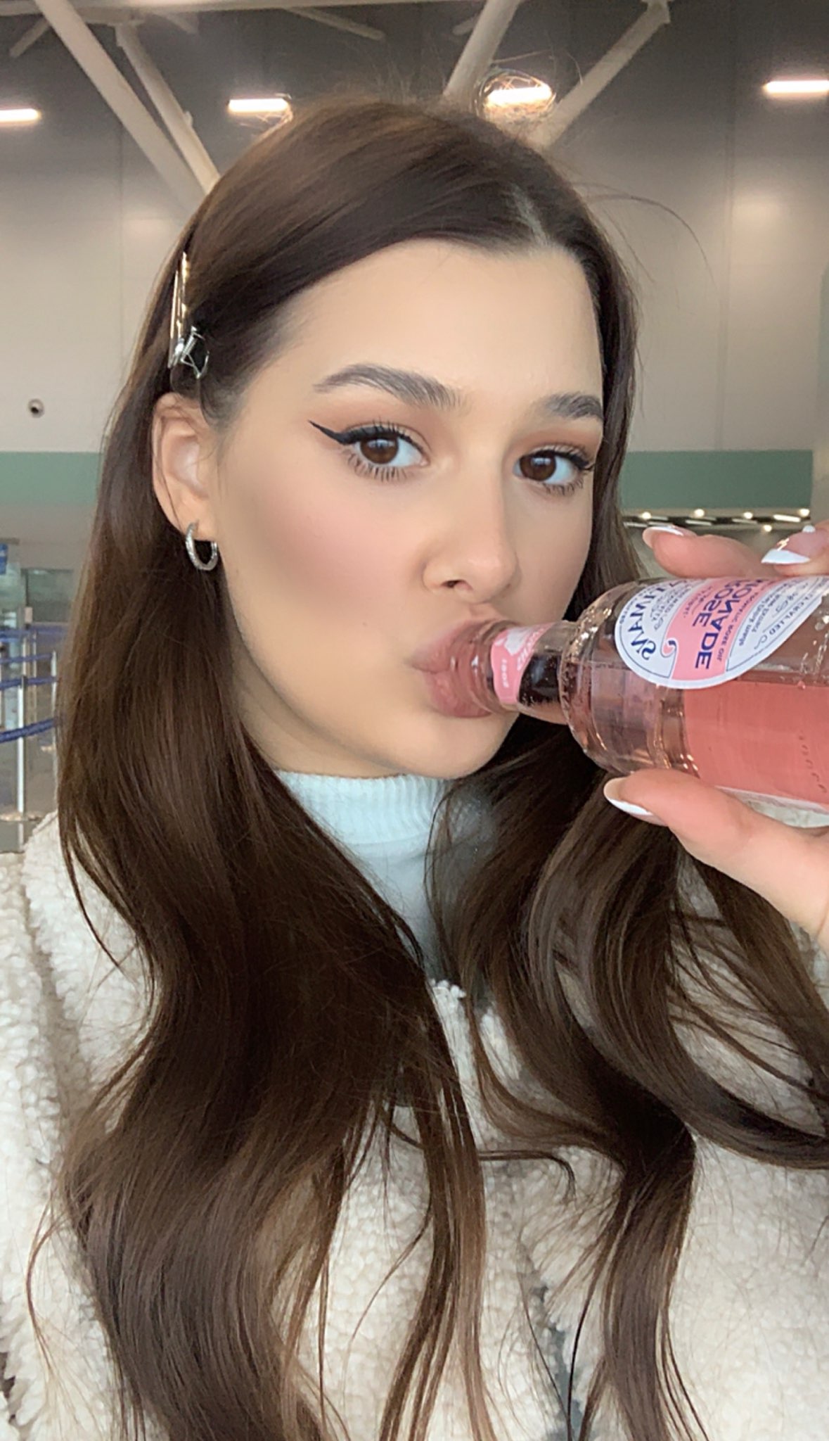 hi guys 💦 | Scrolller