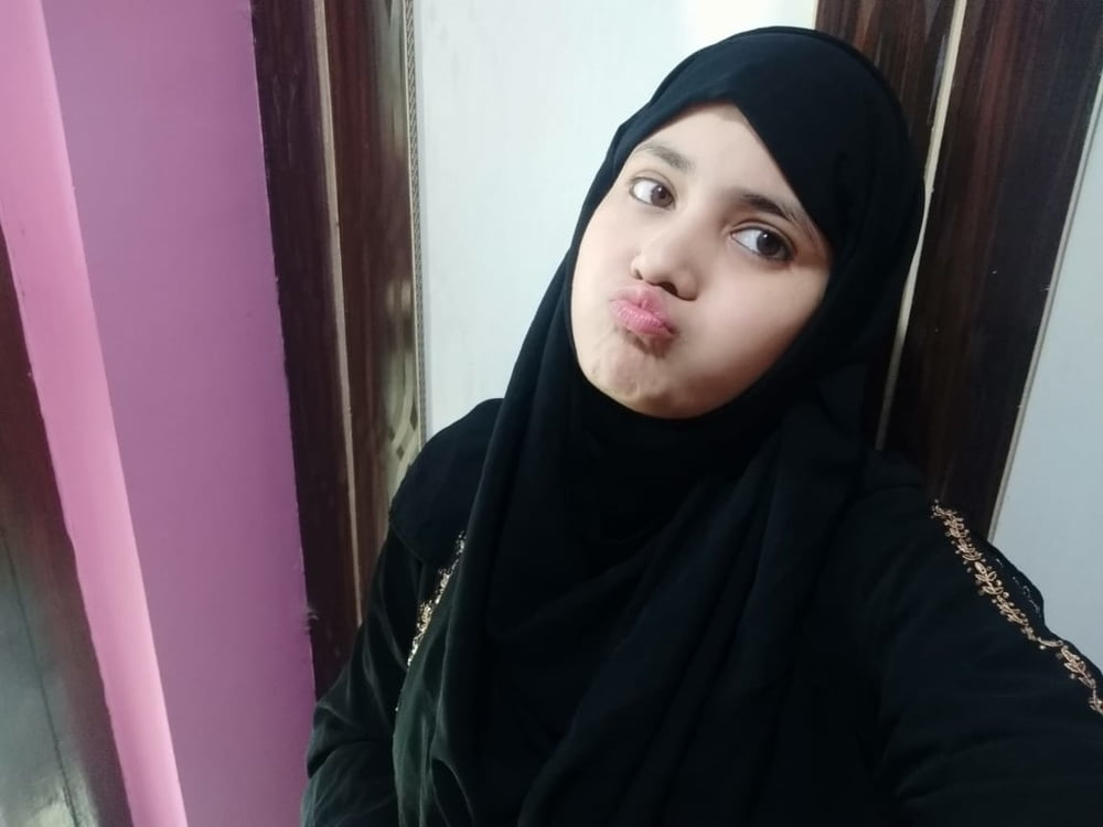 Hi guys any uncut for me 30F Dubai | Scrolller