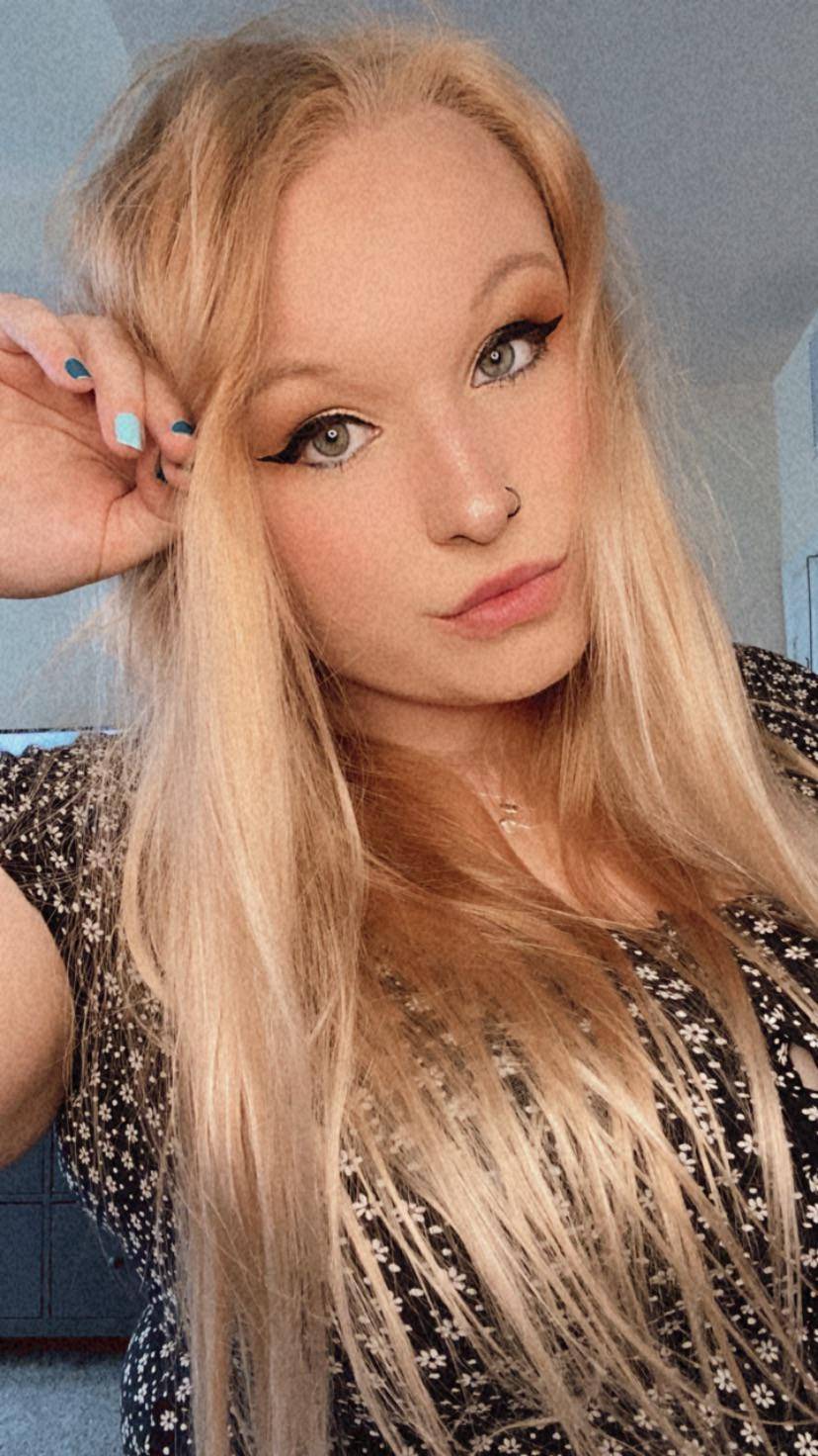 Hi, here’s my face :) | Scrolller