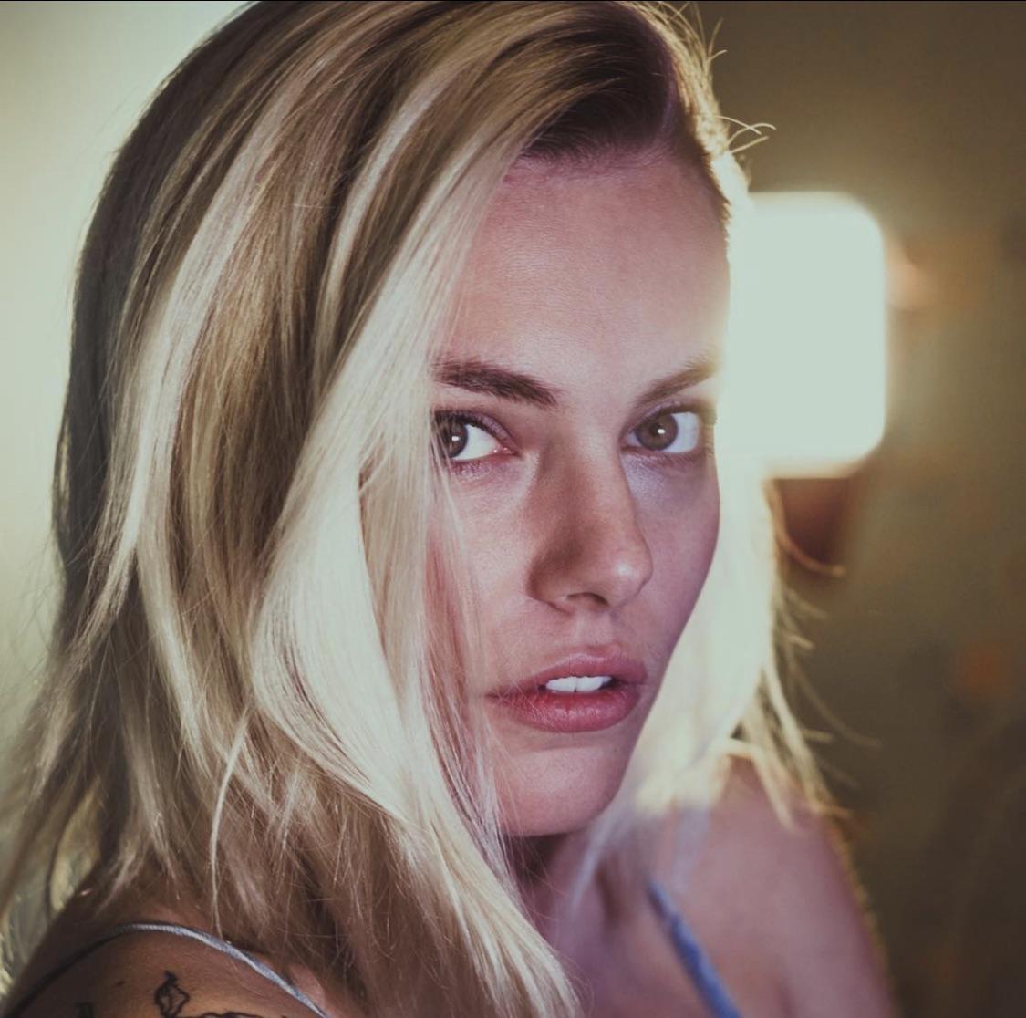 Hi, here’s my face 💜 | Scrolller