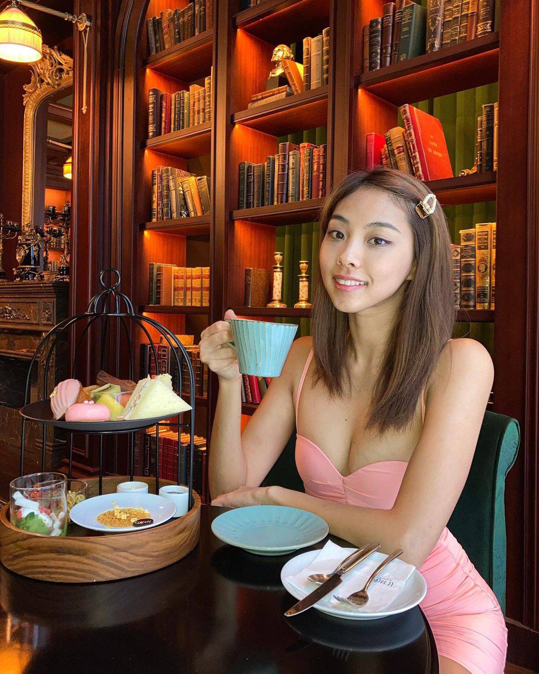 High tea | Scrolller