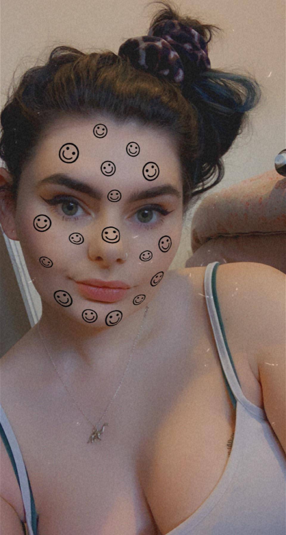 Hii 🌼 newbie over here 🙋🏻‍♀️💦 | Scrolller