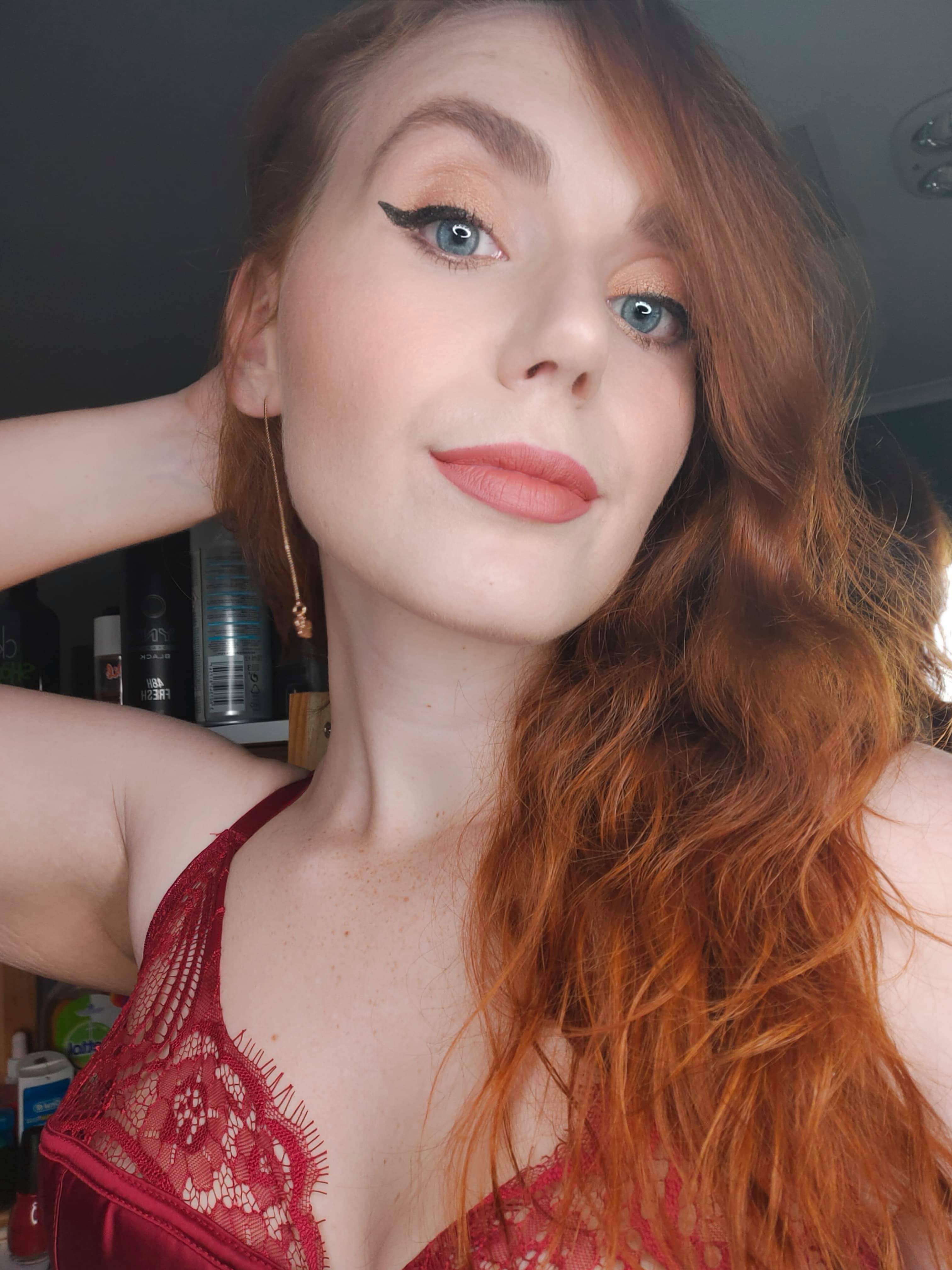 Hiii😇😘 | Scrolller