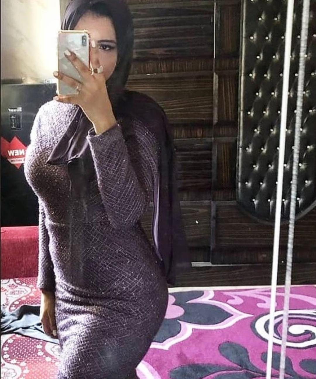 Hijabi 19 OC looking for a man to talk dirty | Scrolller