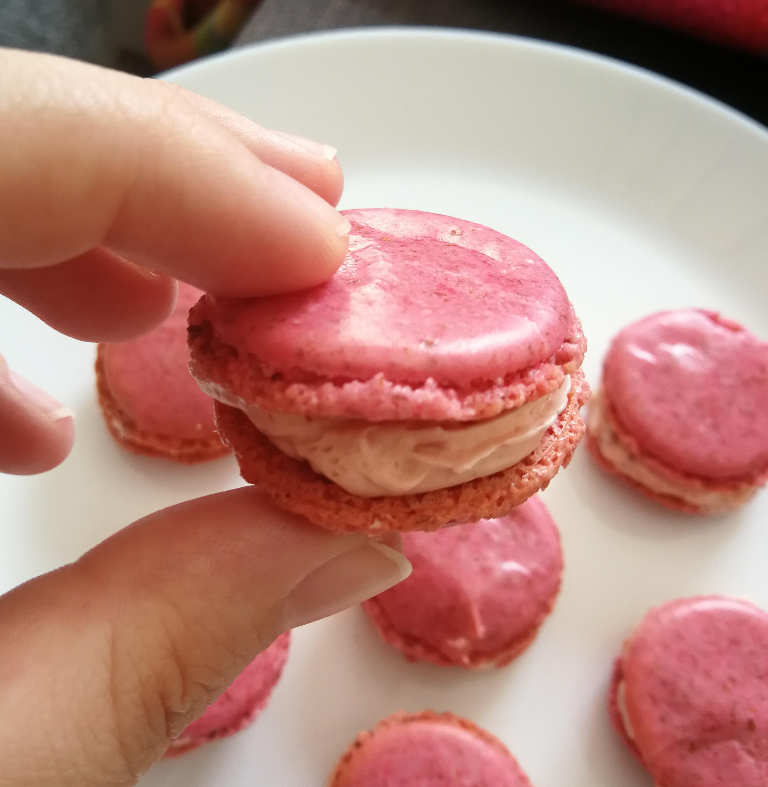 Himbeer Macarons | Scrolller
