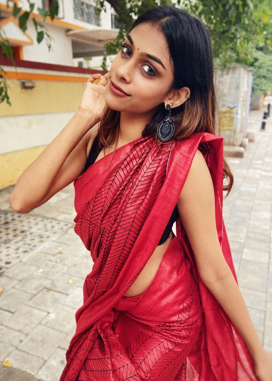 Hindu women are always happy and welcoming to the Pathan neighbours. They always loved imran ...