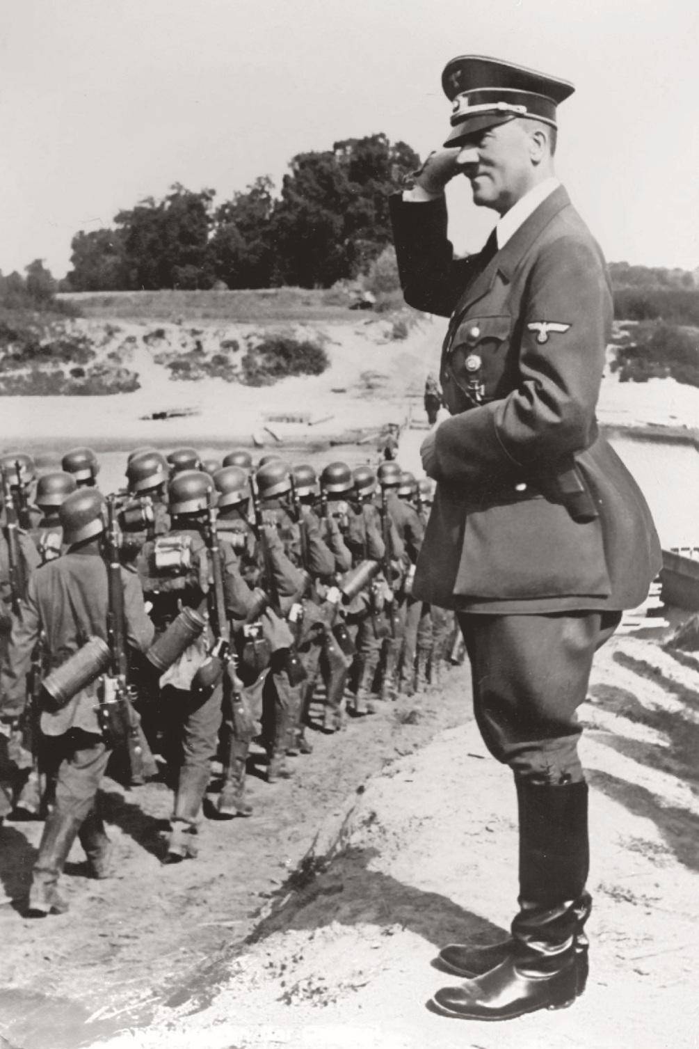 Hitlers gorilla dumpy | Scrolller