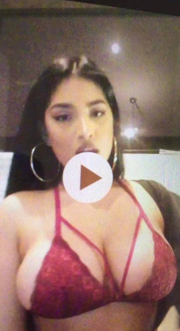 Hmu if you wanna buy Naomi Akhtar stuff | Scrolller