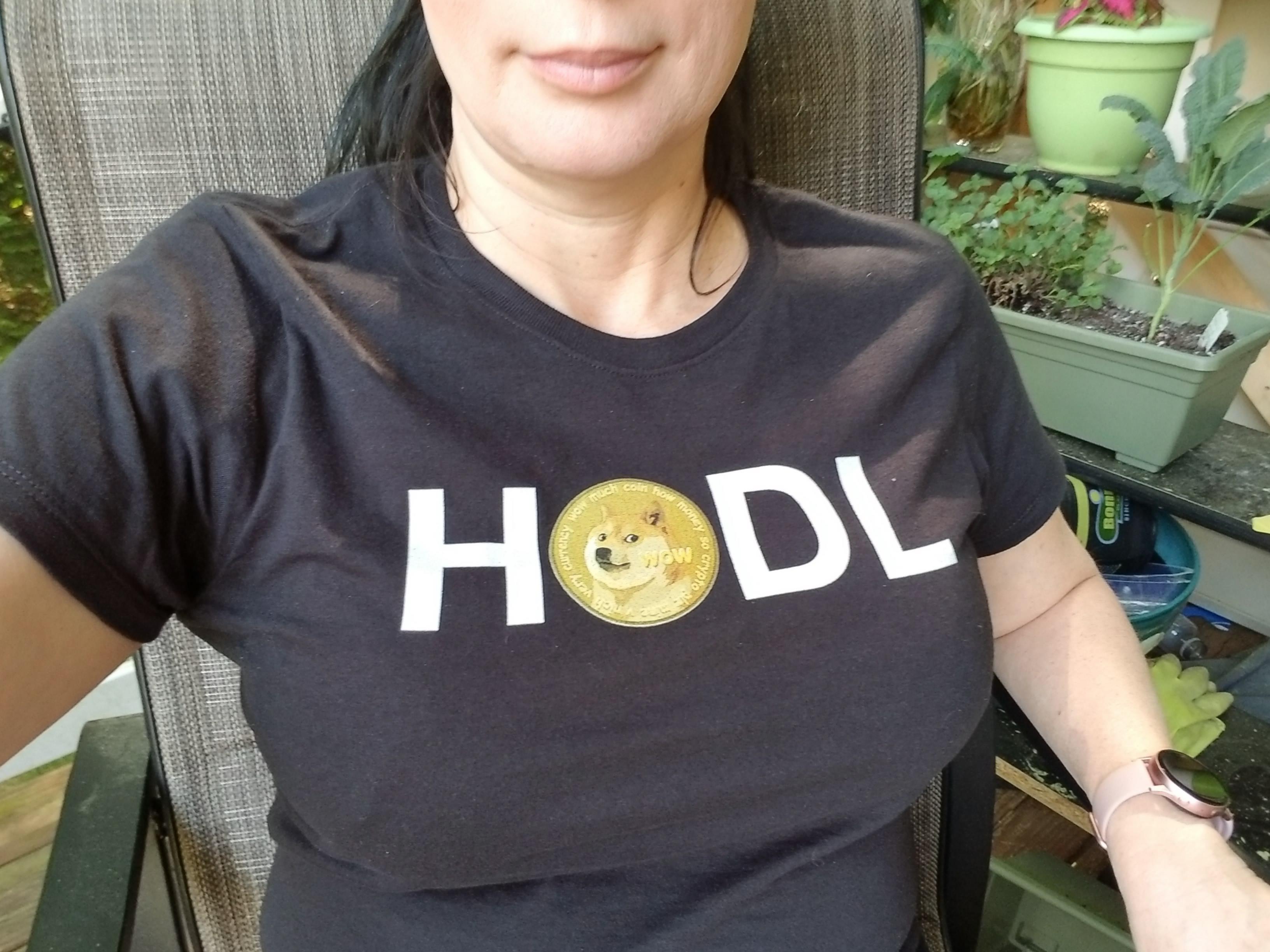 HODL!! | Scrolller