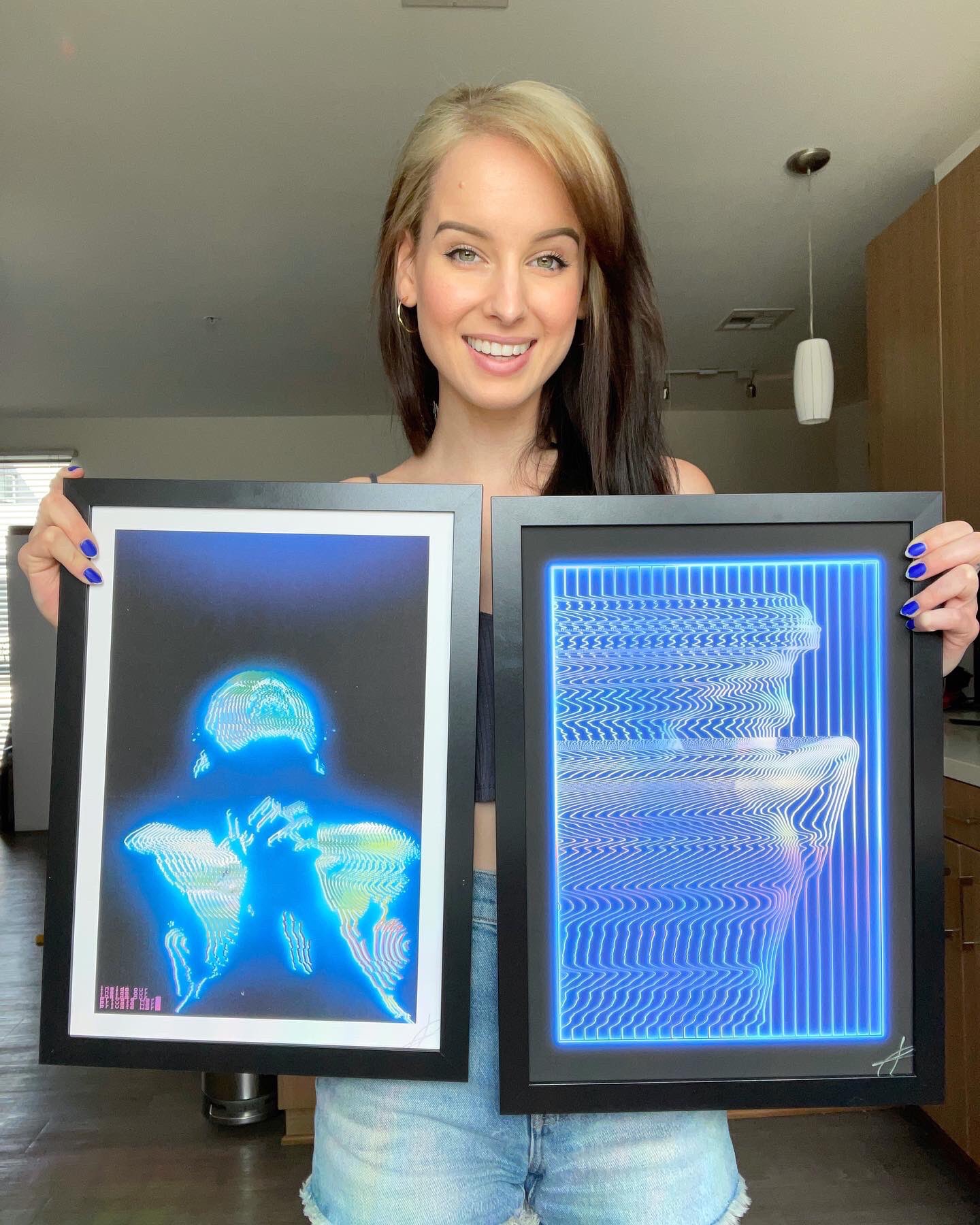 Holo prints | Scrolller