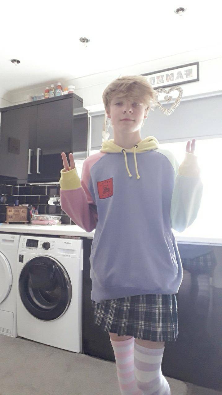 home alone for the first time in a while :)) | Scrolller