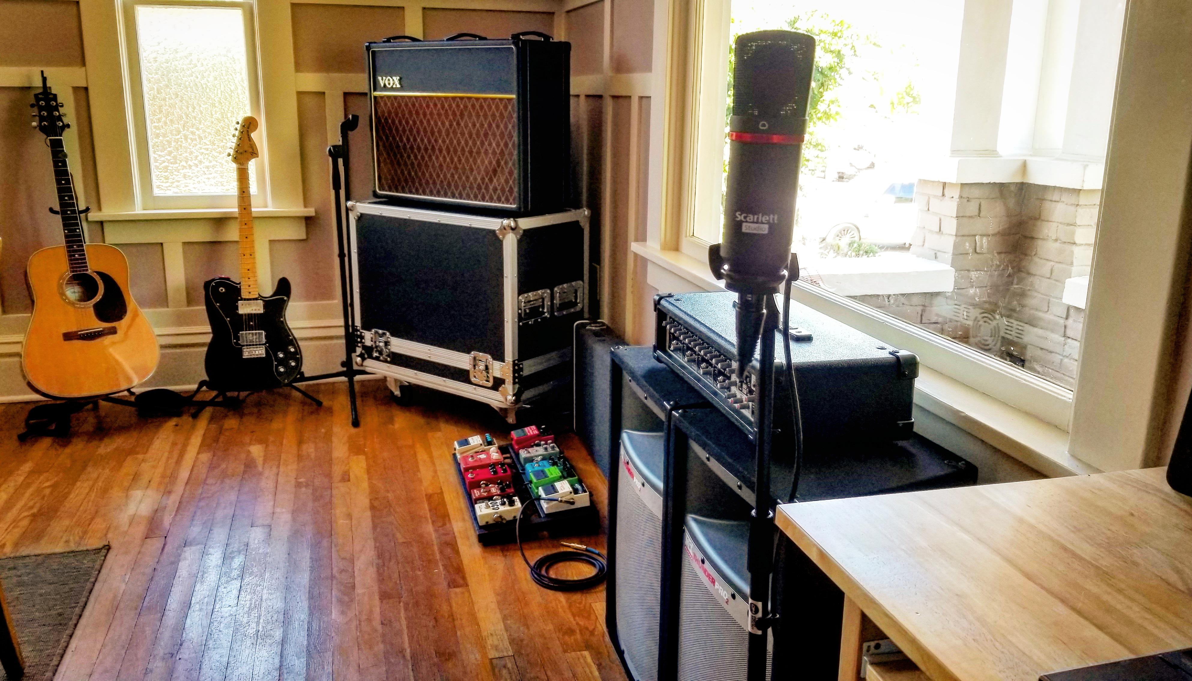 Home setup. | Scrolller