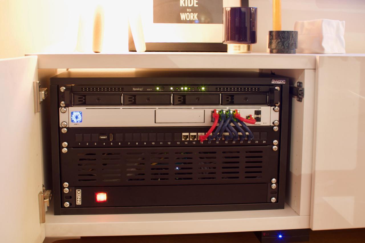 Homelab in Ikea Besta | Scrolller