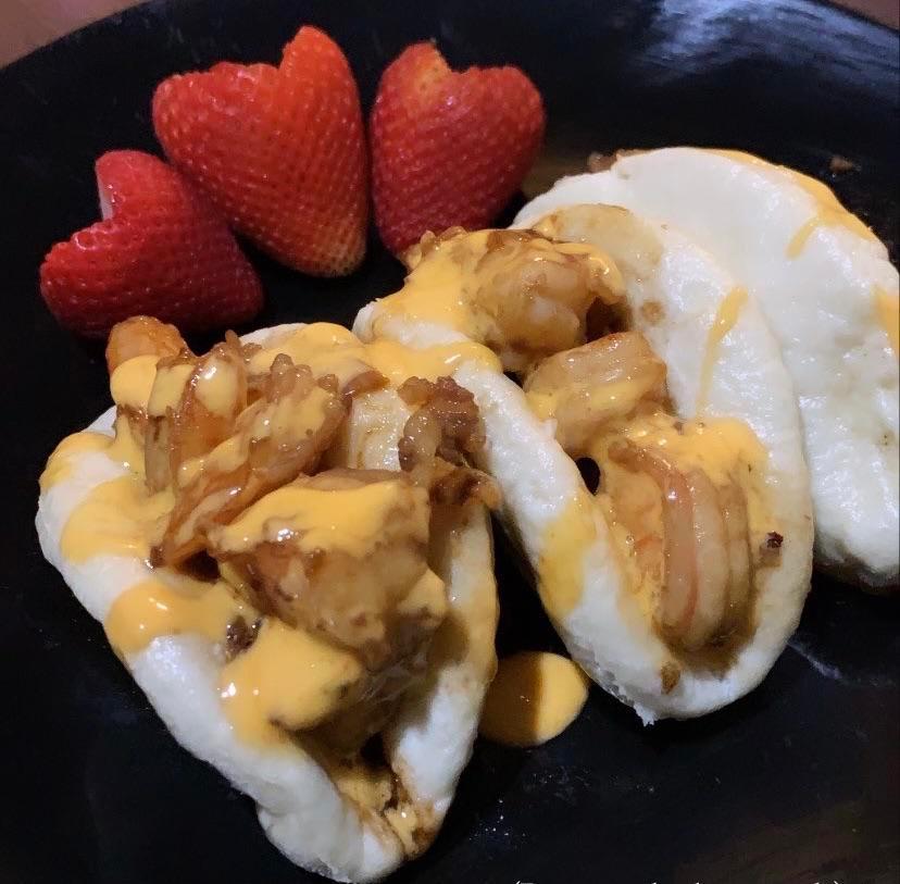 [Homemade] bao buns with seared shrimp and topped with sriracha mayo | Scrolller