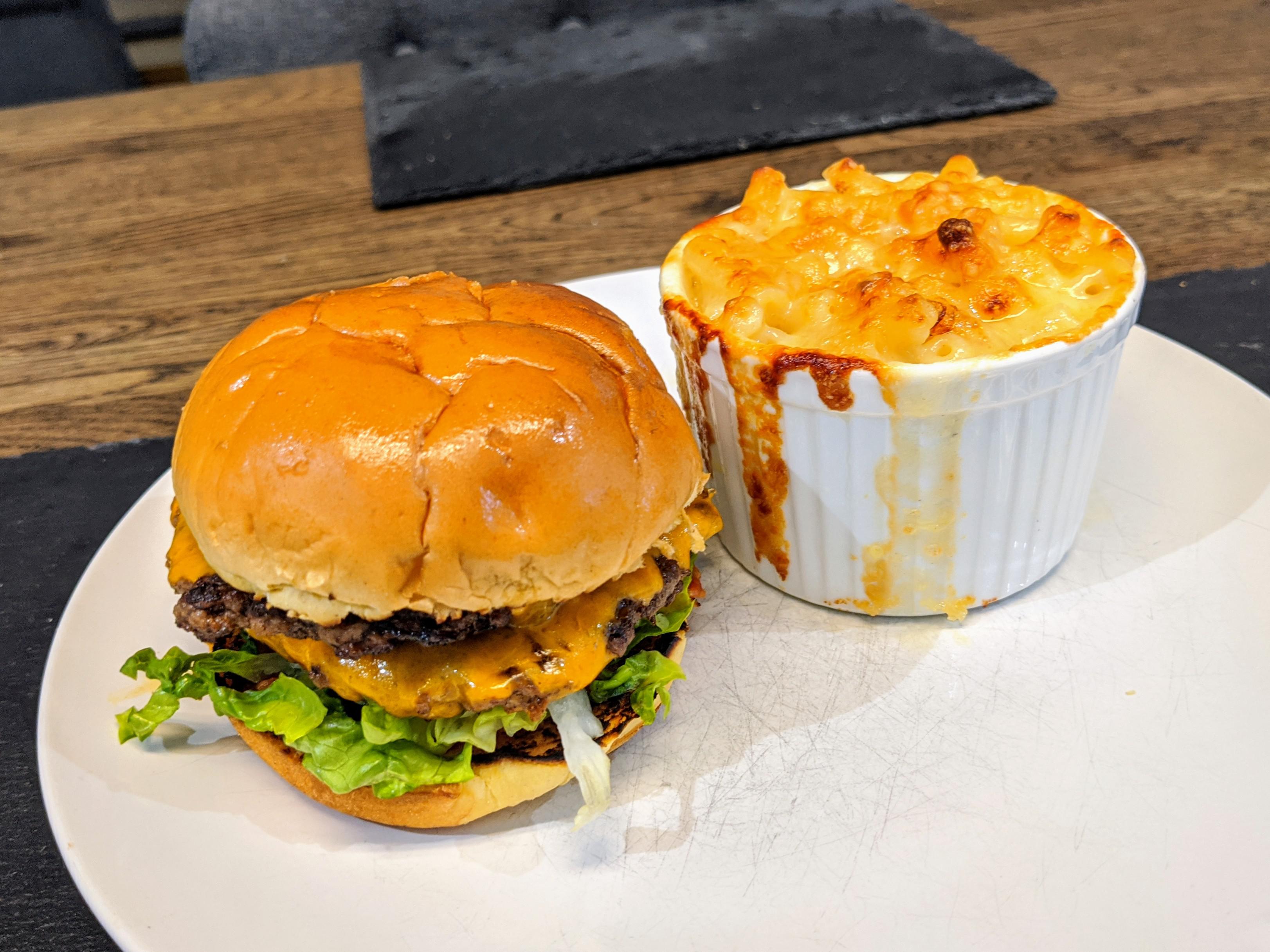 [Homemade] Cheeseburger with Mac 'n' Cheese | Scrolller