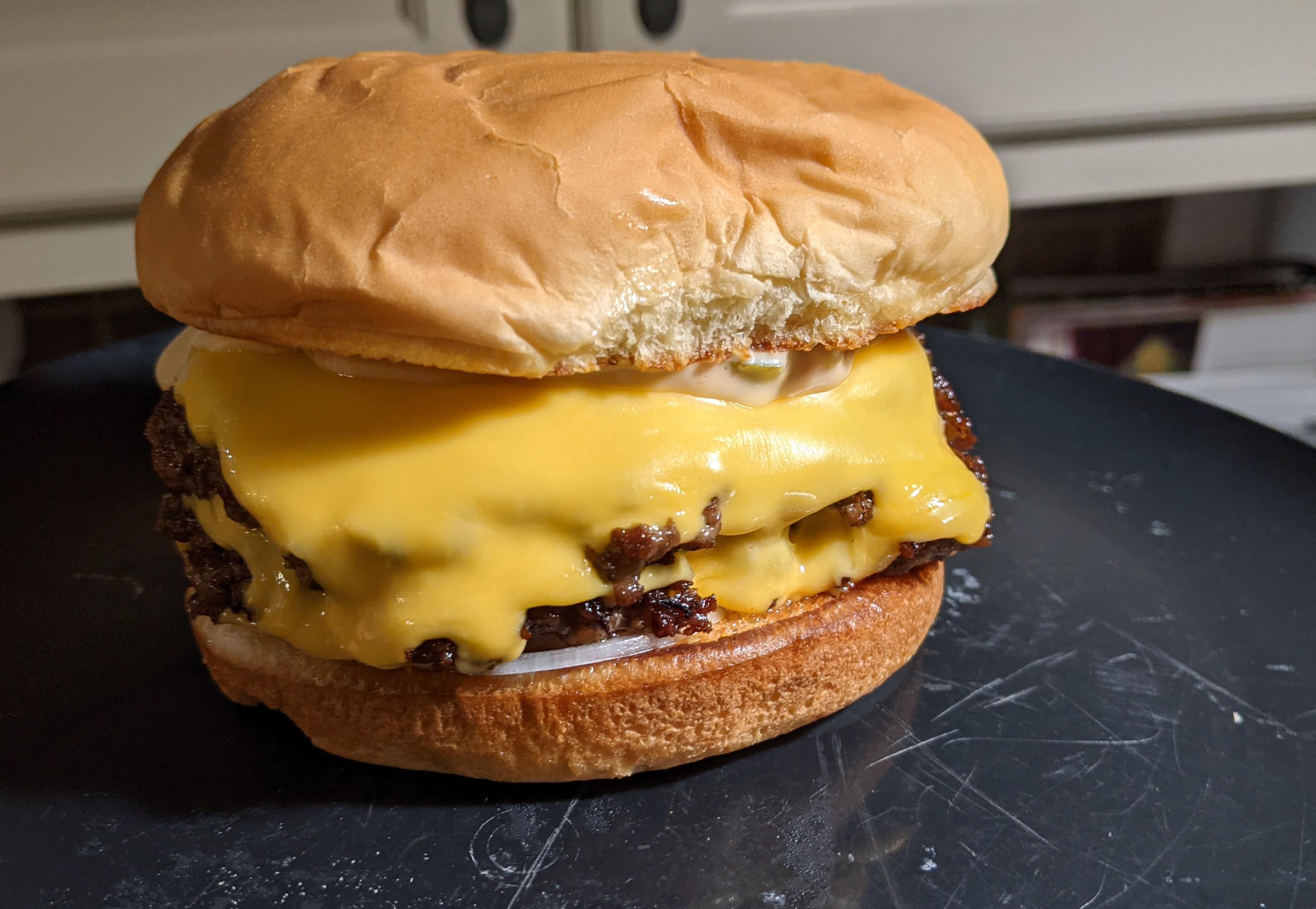 [Homemade] Double Cheeseburger | Scrolller