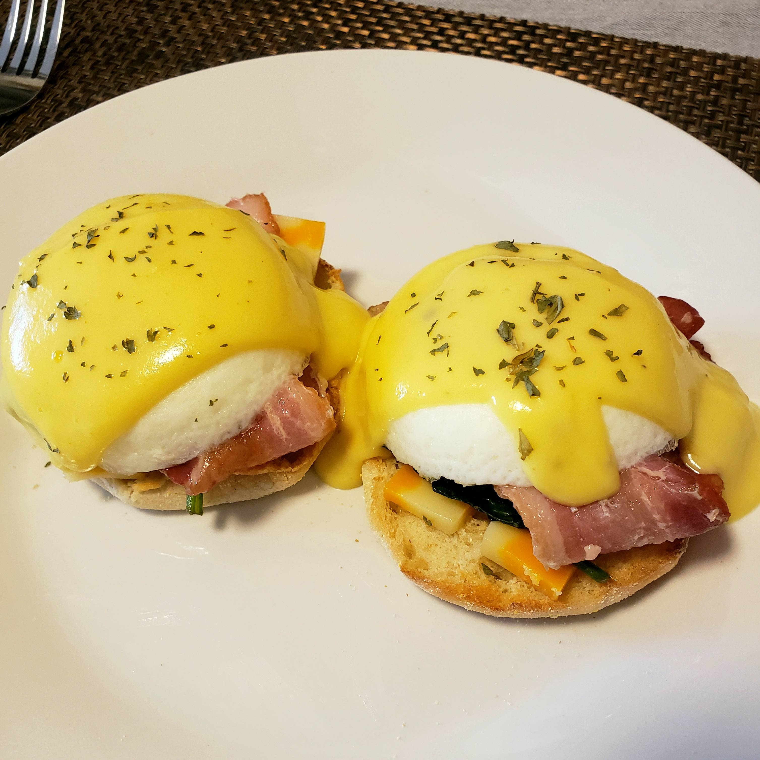 [Homemade] Eggs Benedict | Scrolller