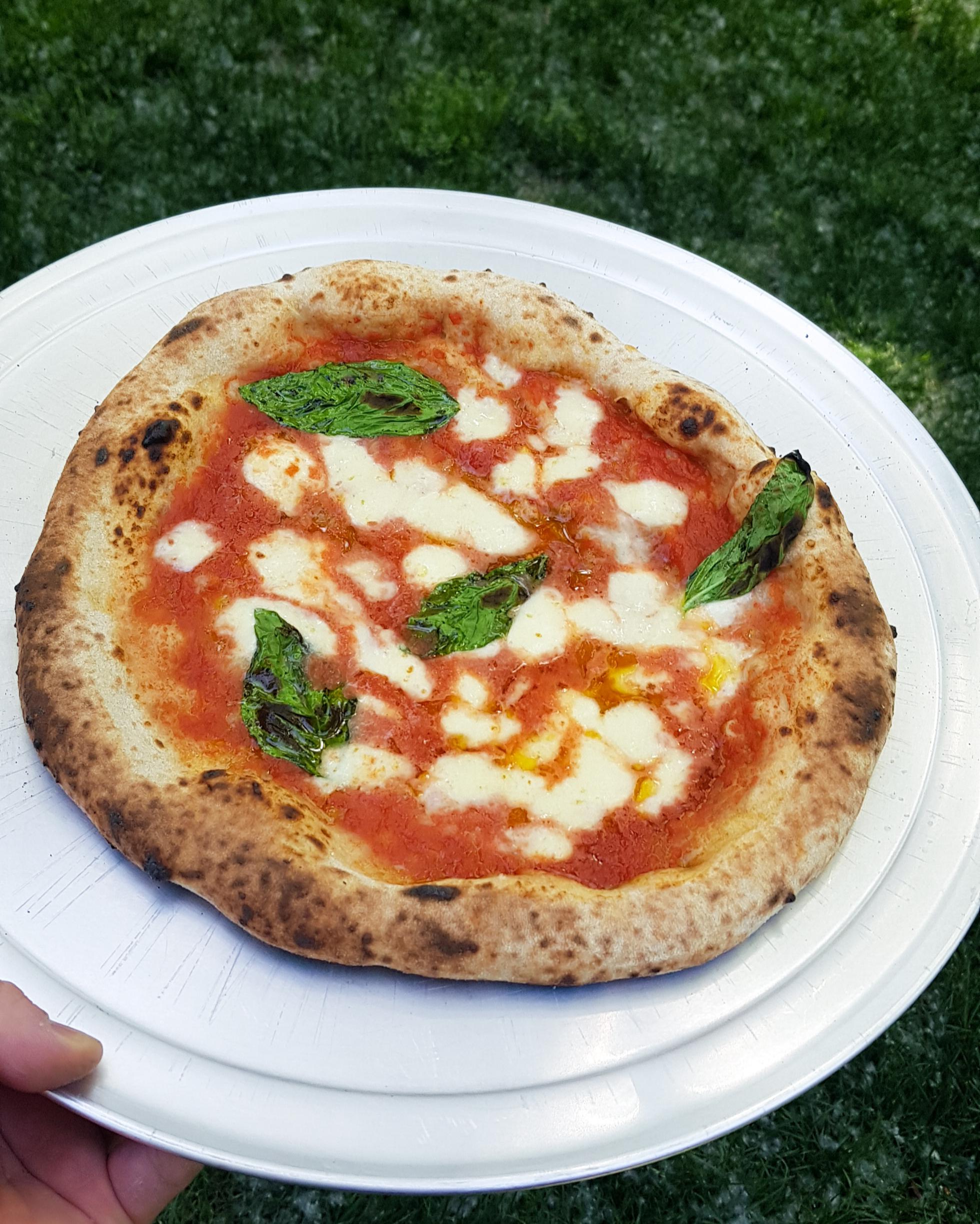 Homemade Neapolitan pizza | Scrolller