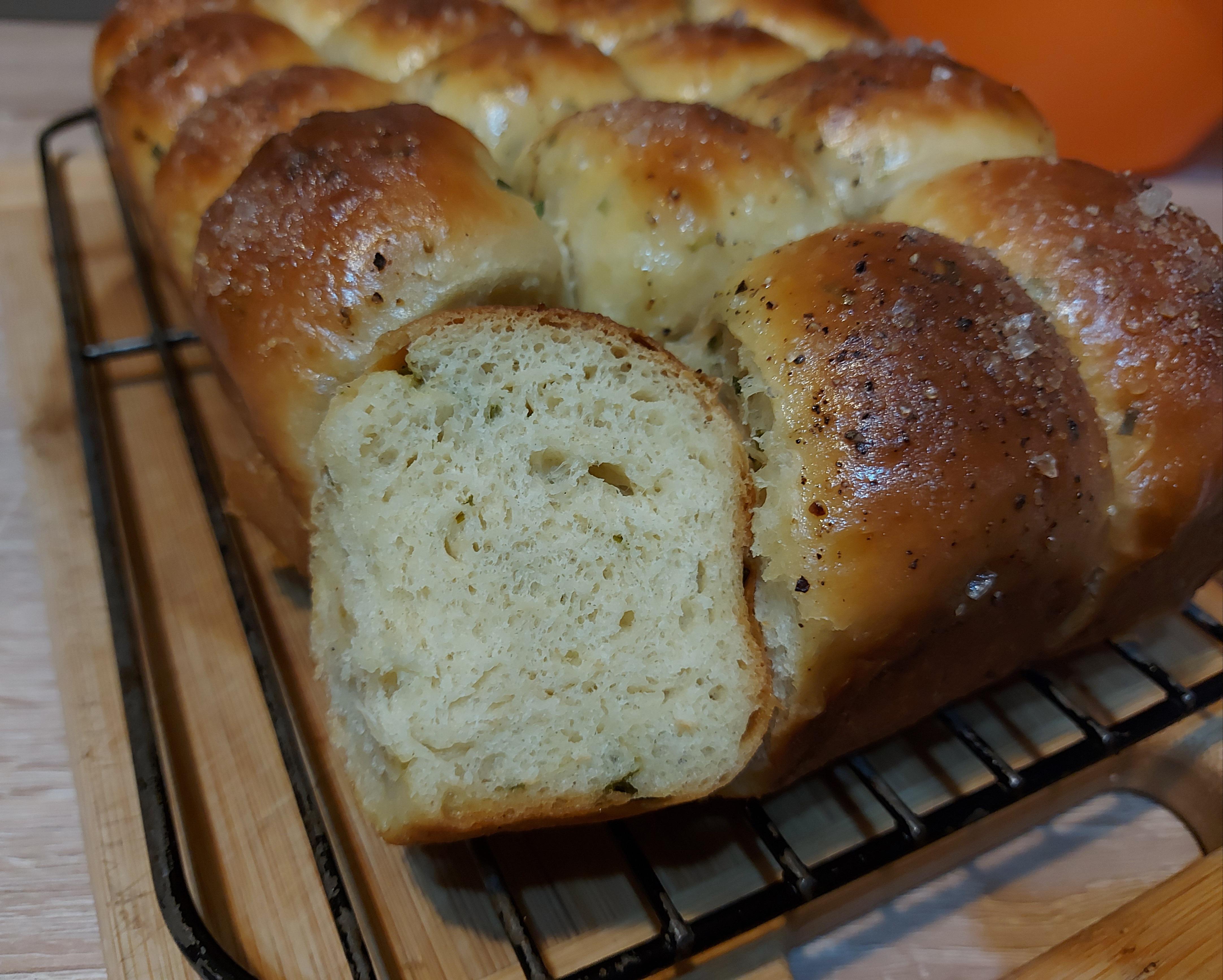 [Homemade] Pull-apart sour cream and chive rolls | Scrolller