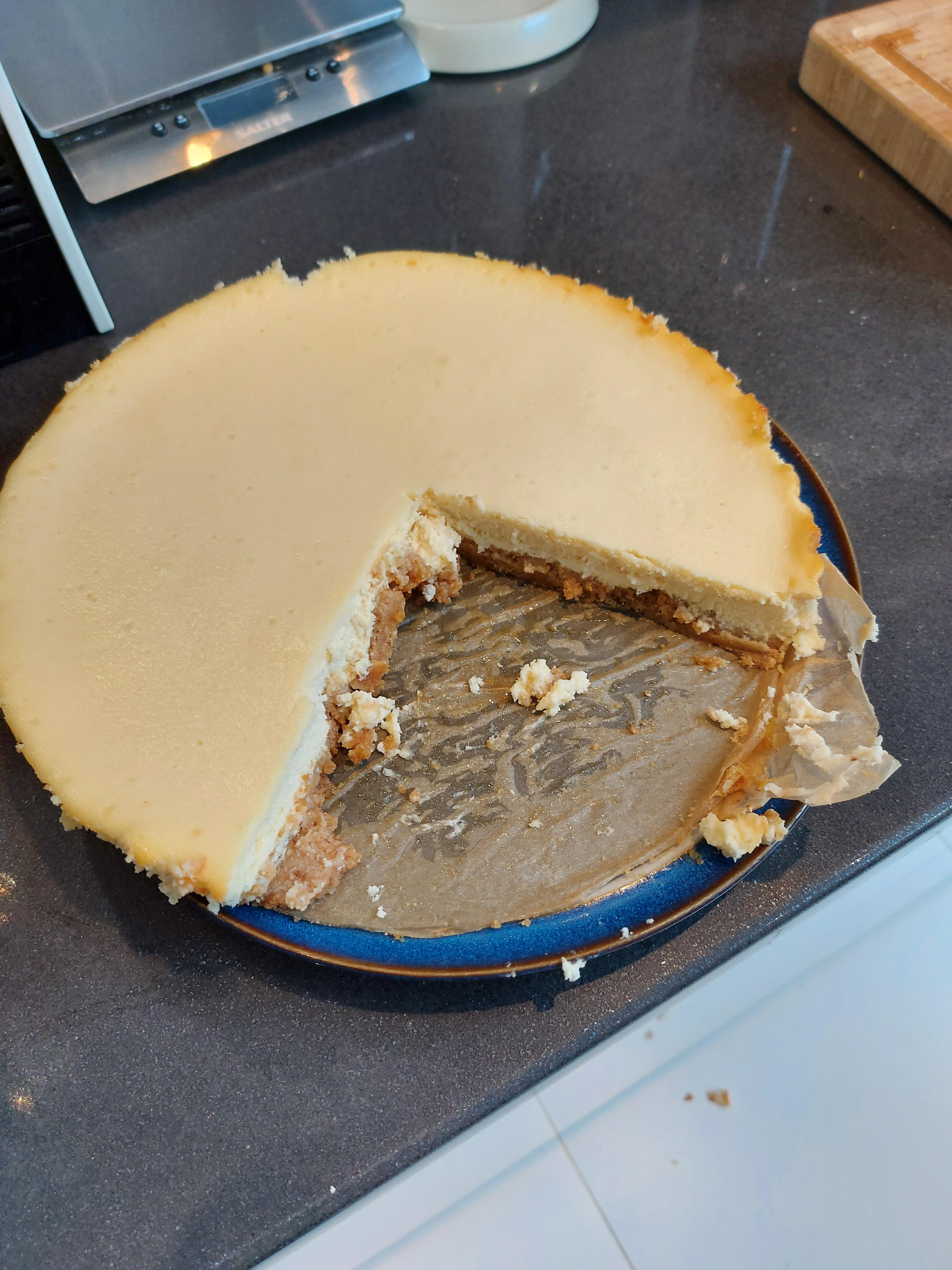 Homemade vanilla cheesecake | Scrolller
