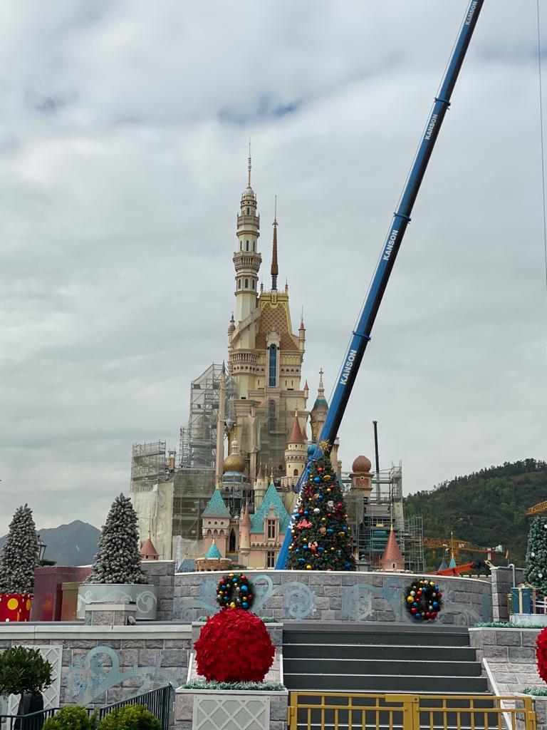 Hong Kong Disneyland's castle is shaping up to be awesome! | Scrolller