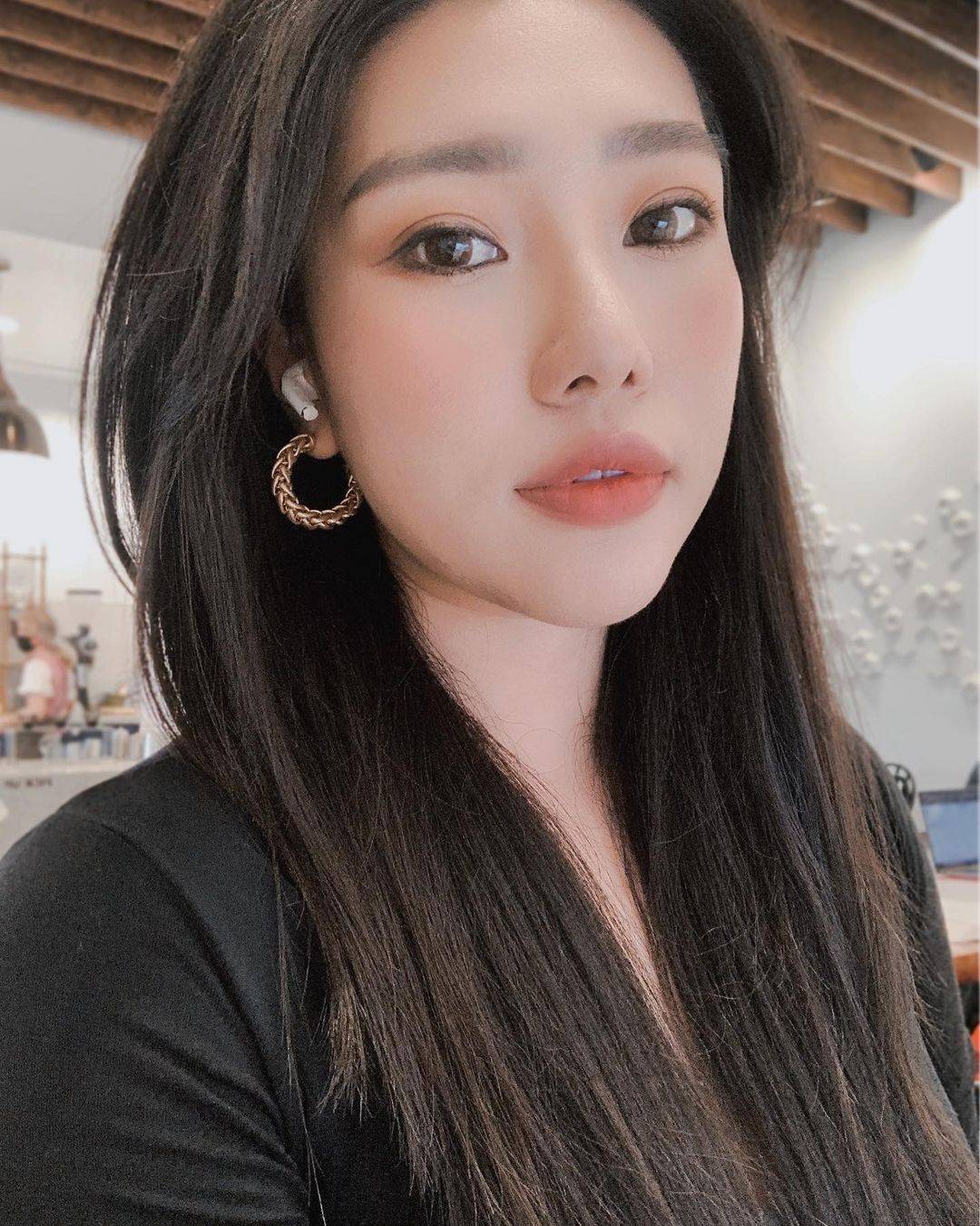 Hoop earrings | Scrolller