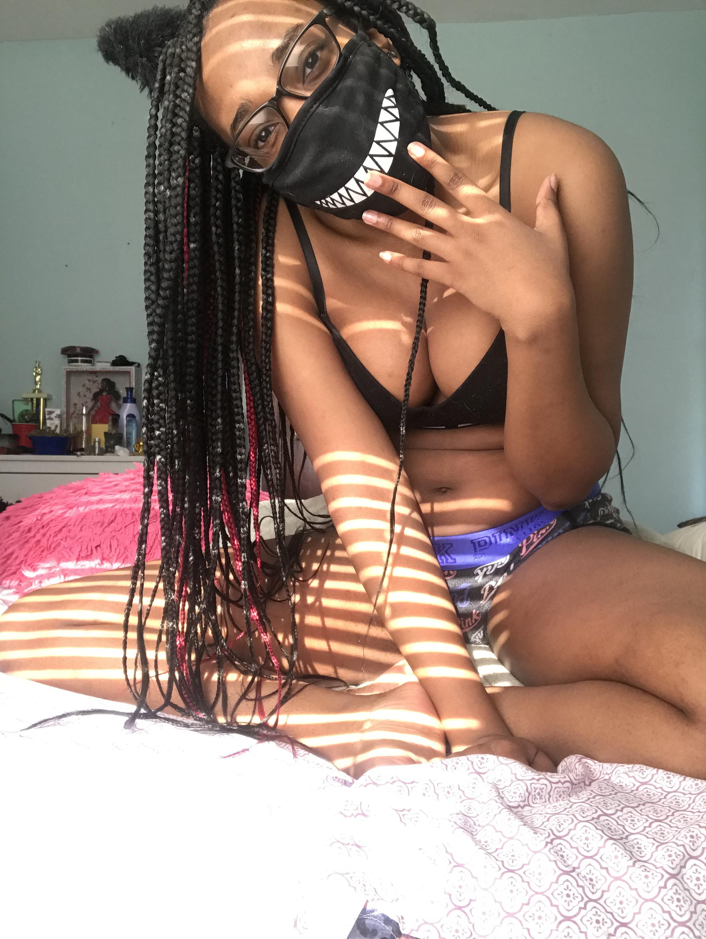 Hope you like a kitten with a toothy smile! | Scrolller