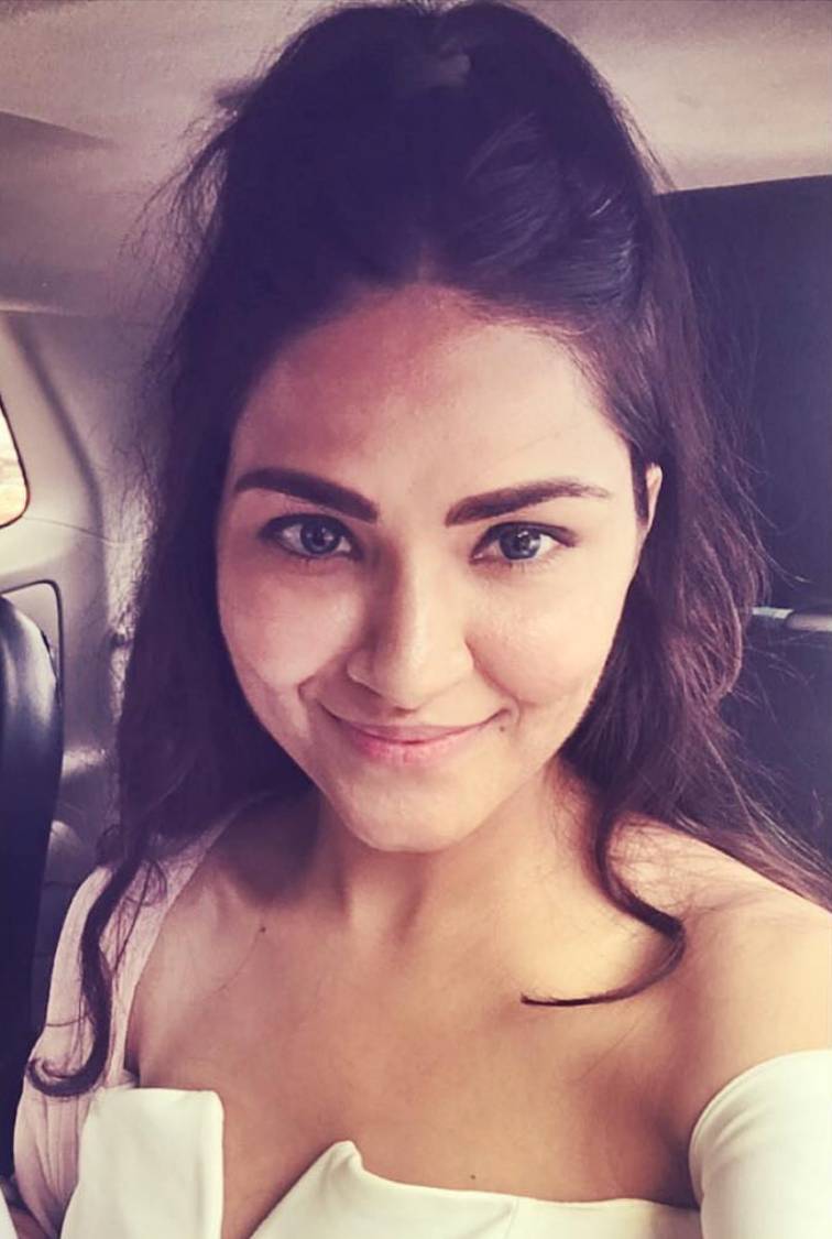 Horny Cute Bhabhi🔥🔥 Scrolller