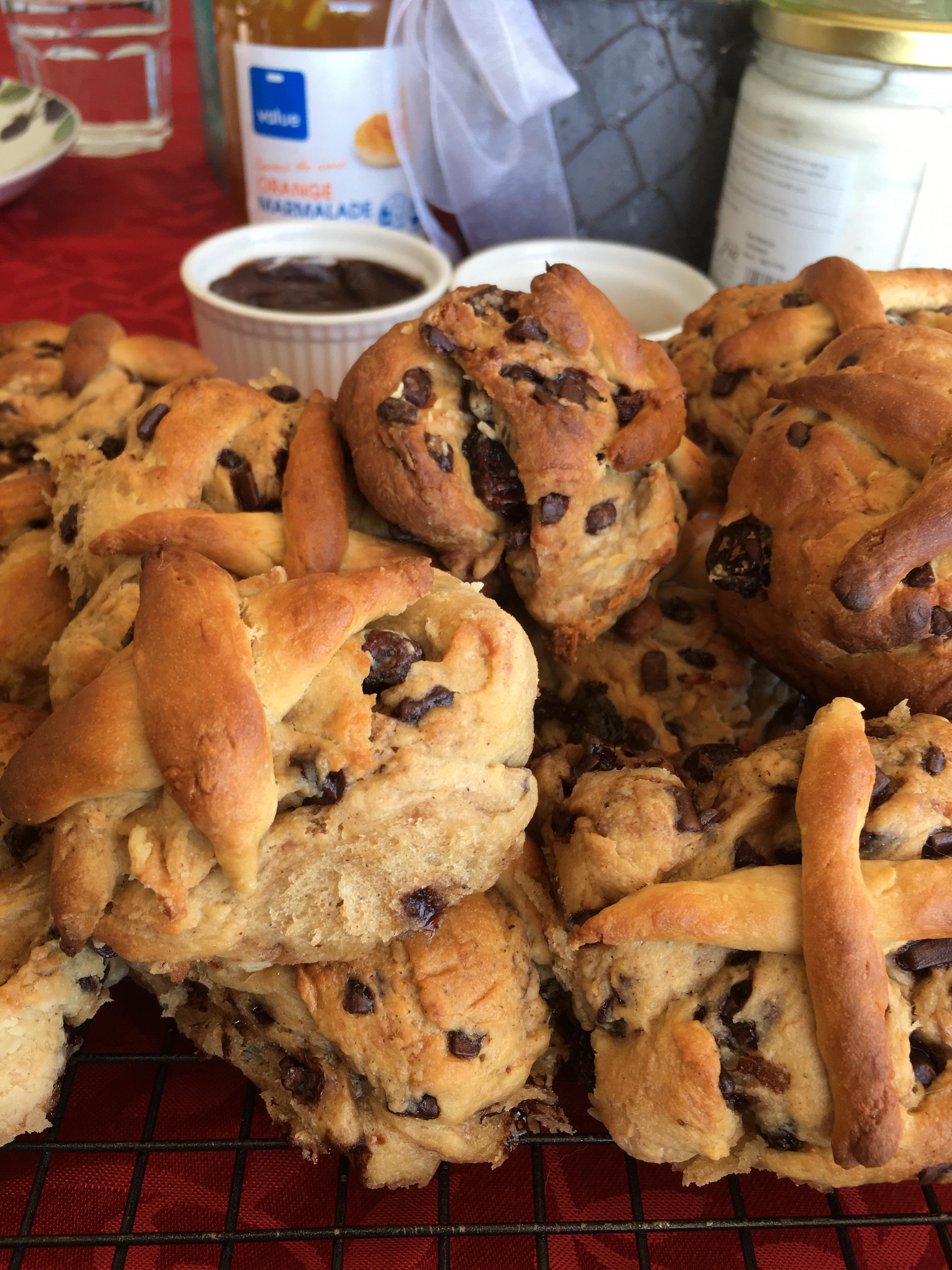 Hot cross buns..... | Scrolller