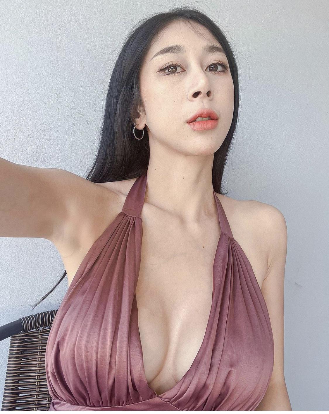 Hot date | Scrolller