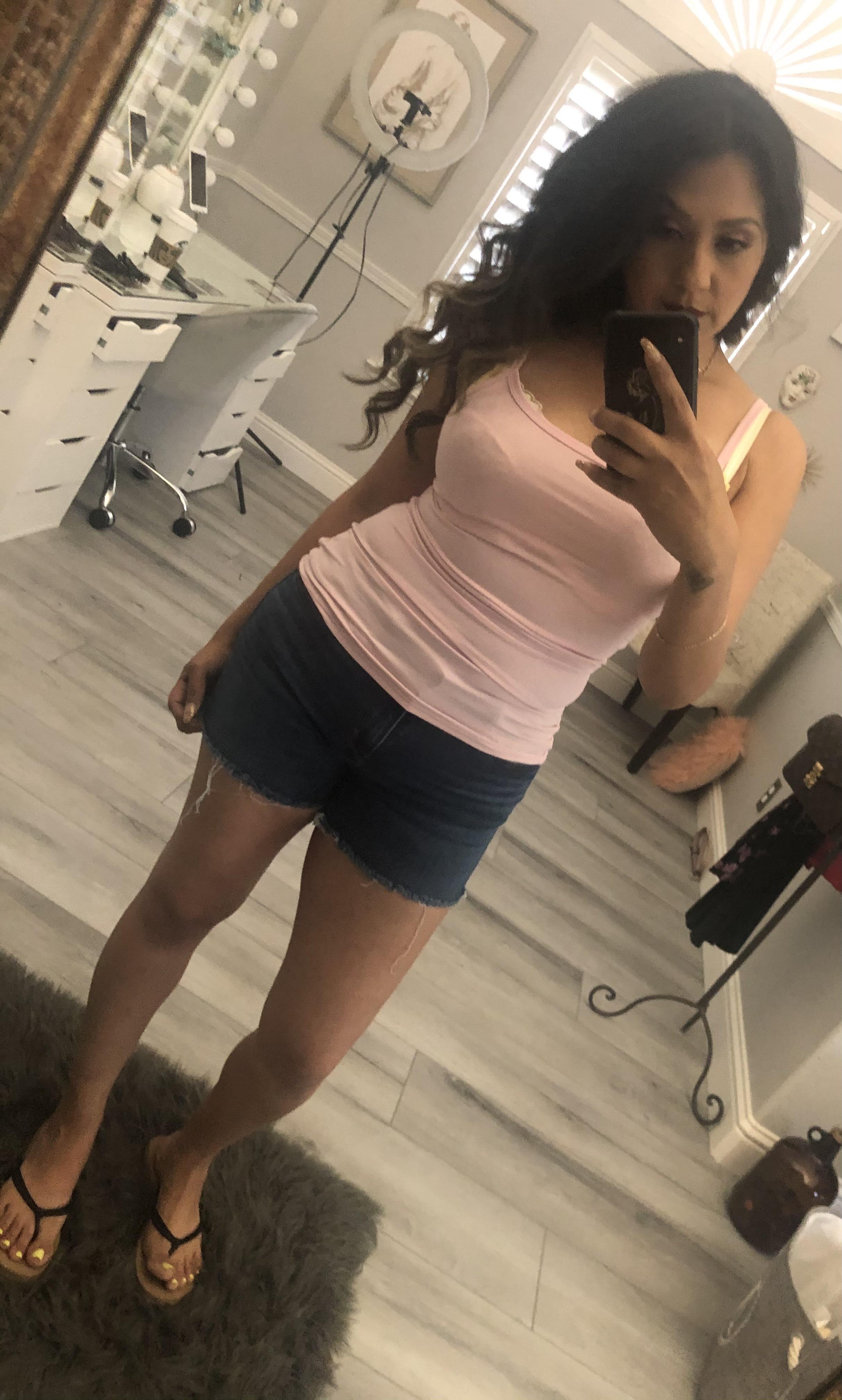 Hot mom lookin cute ☺️ | Scrolller