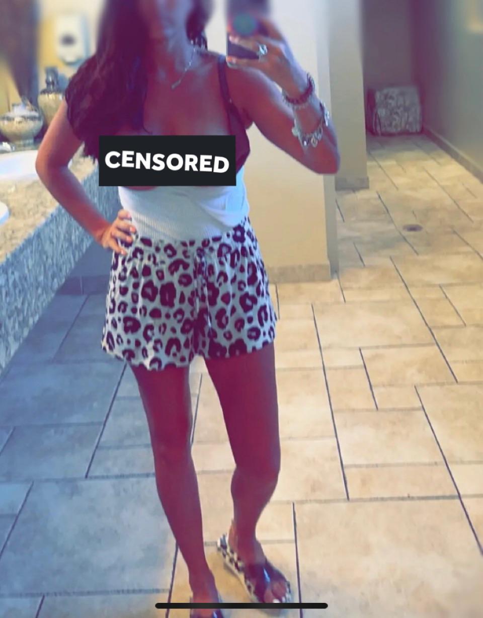 Hot mom trying to get attention | Scrolller