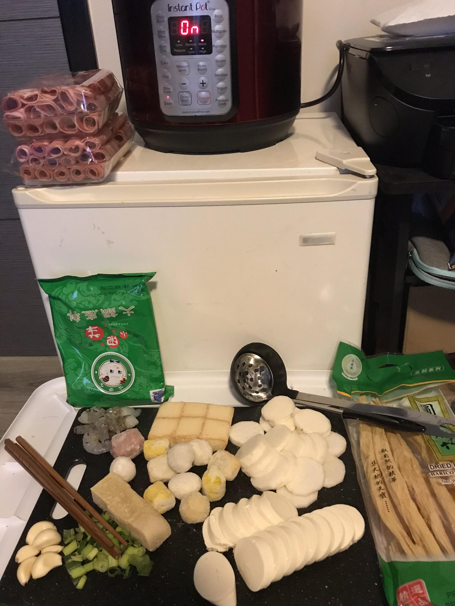 hot pot for 2: college dorm room edition | Scrolller