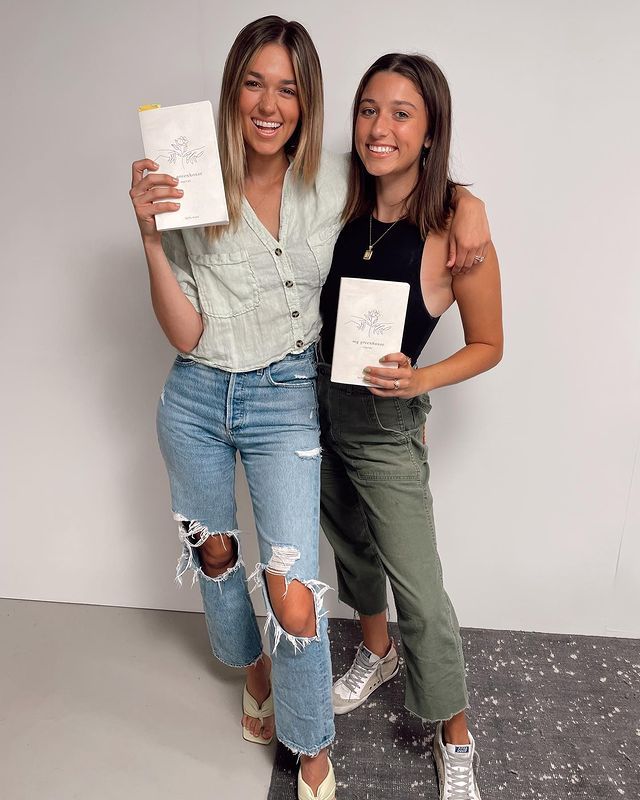 Hot Sisters are Sisters Who Read | Scrolller