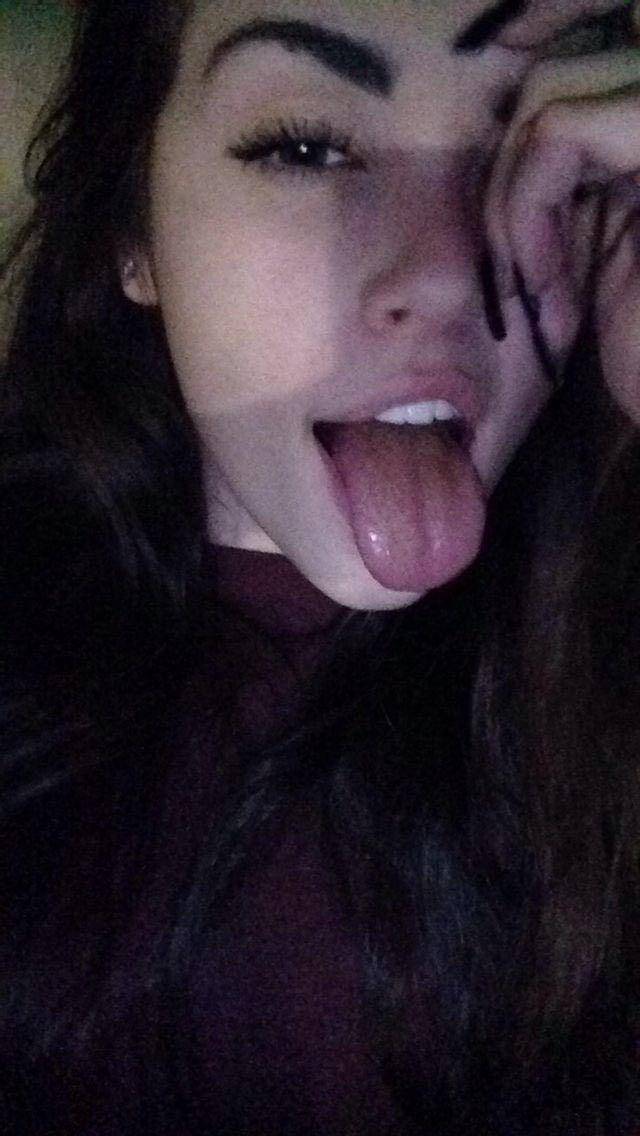 Hot tongue | Scrolller