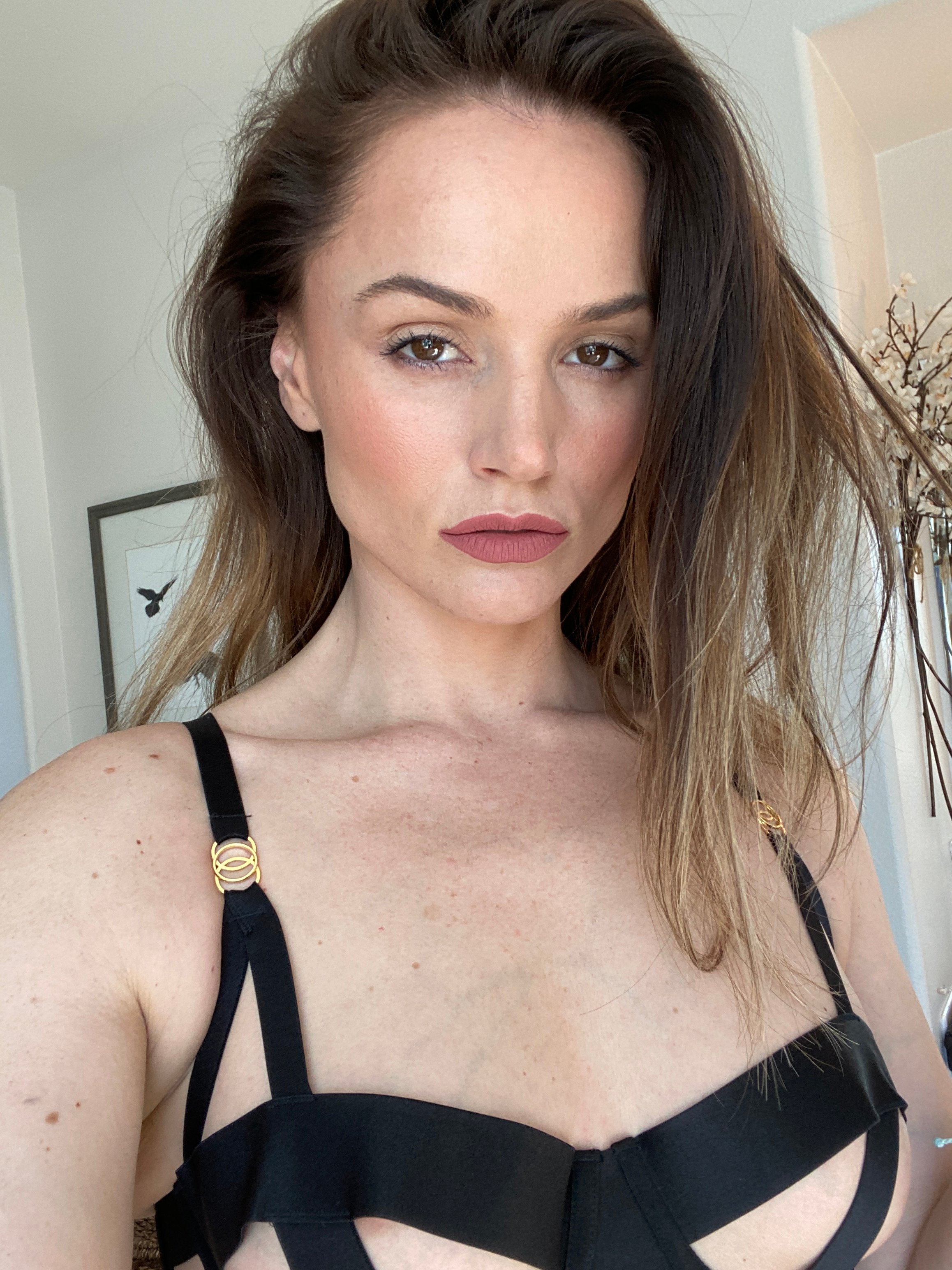 hotness overload | Scrolller