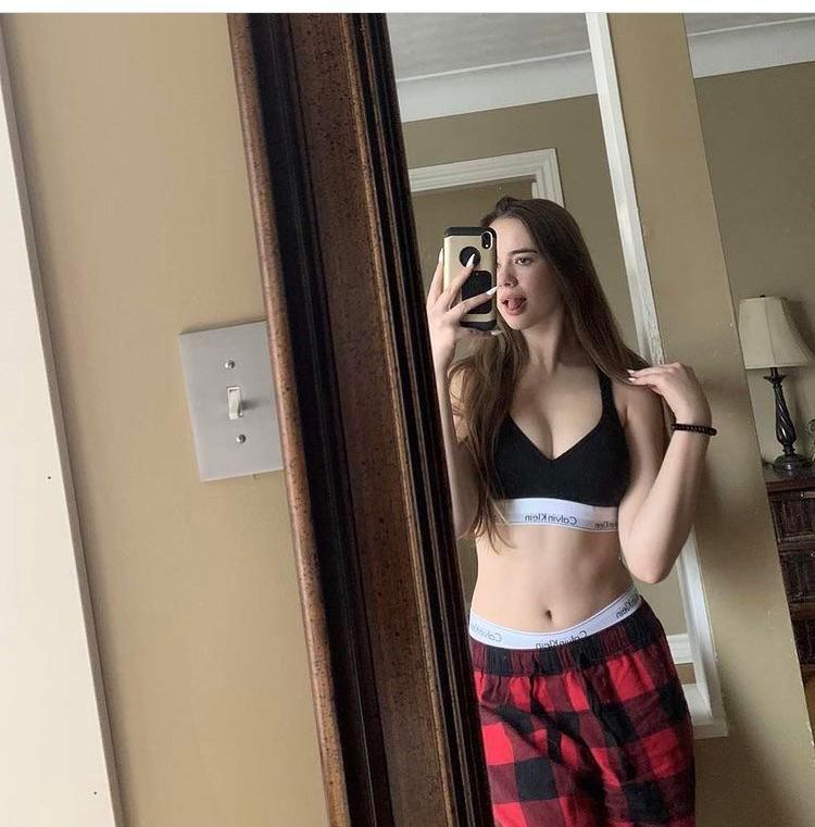 hotter than your gf😚 | Scrolller