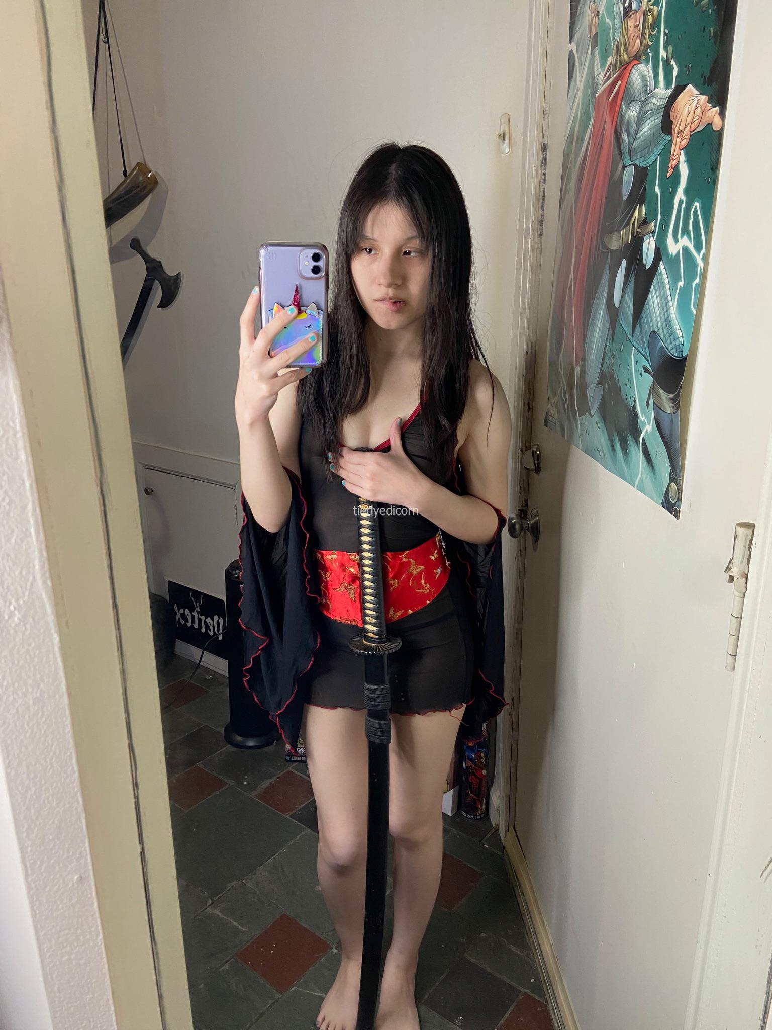 are you into obedient Asian girls? | Scrolller