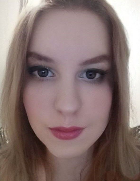 How do i look? (deleted last pic😴) | Scrolller