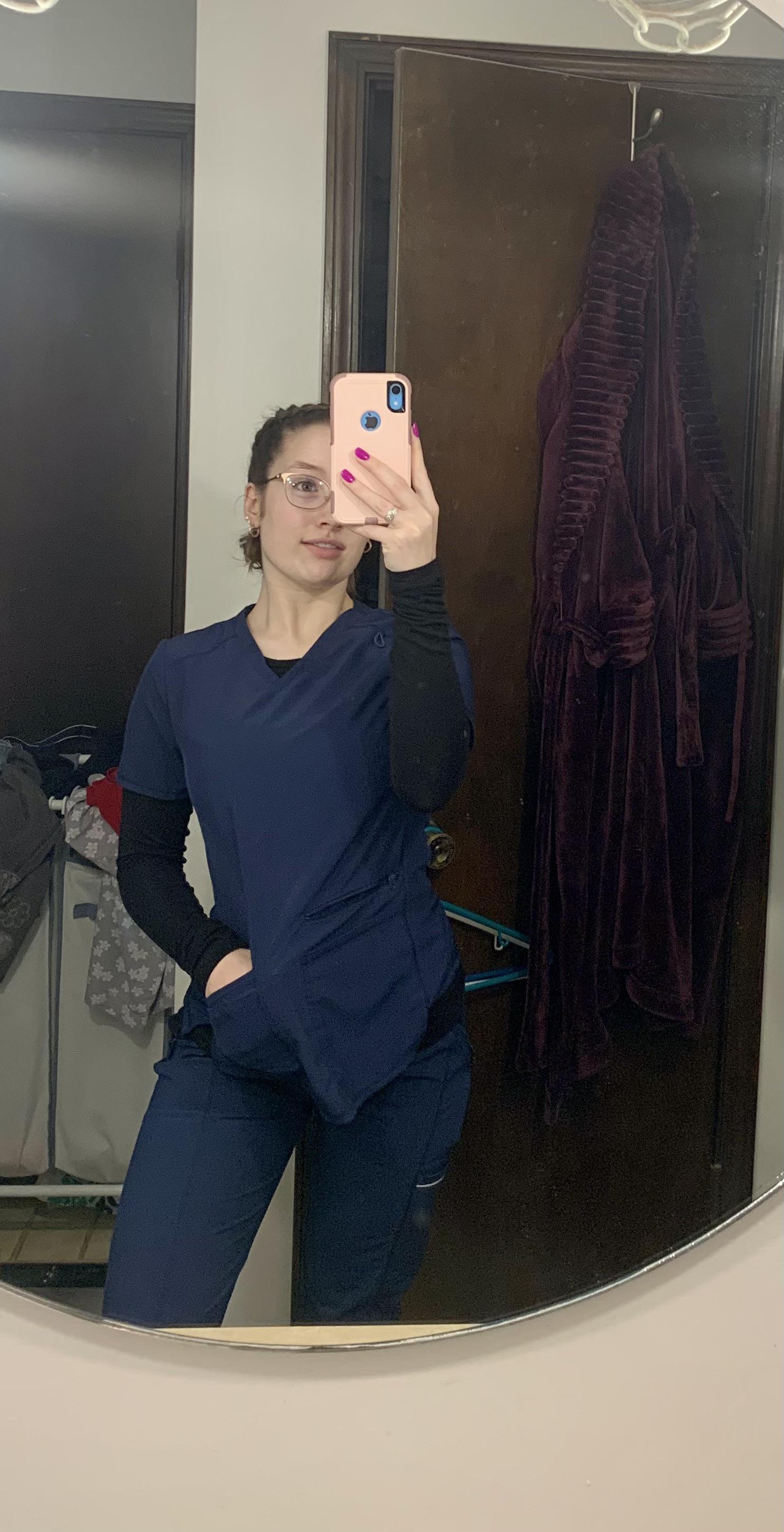 No makeup and my scrubs. What do you think? [23F] | Scrolller