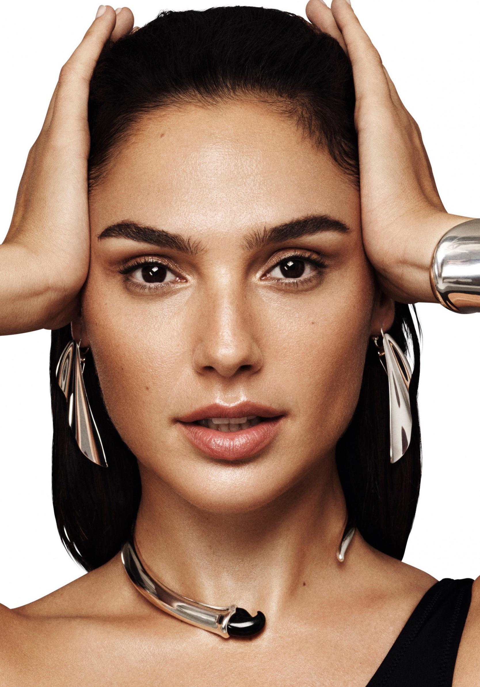 How Intensely Would You Facefuck Gal Gadot Scrolller