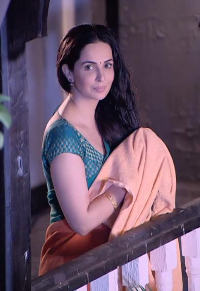 How Mom Looks At My Hard On When She Catches Me Spying On Her 🤤 Scrolller
