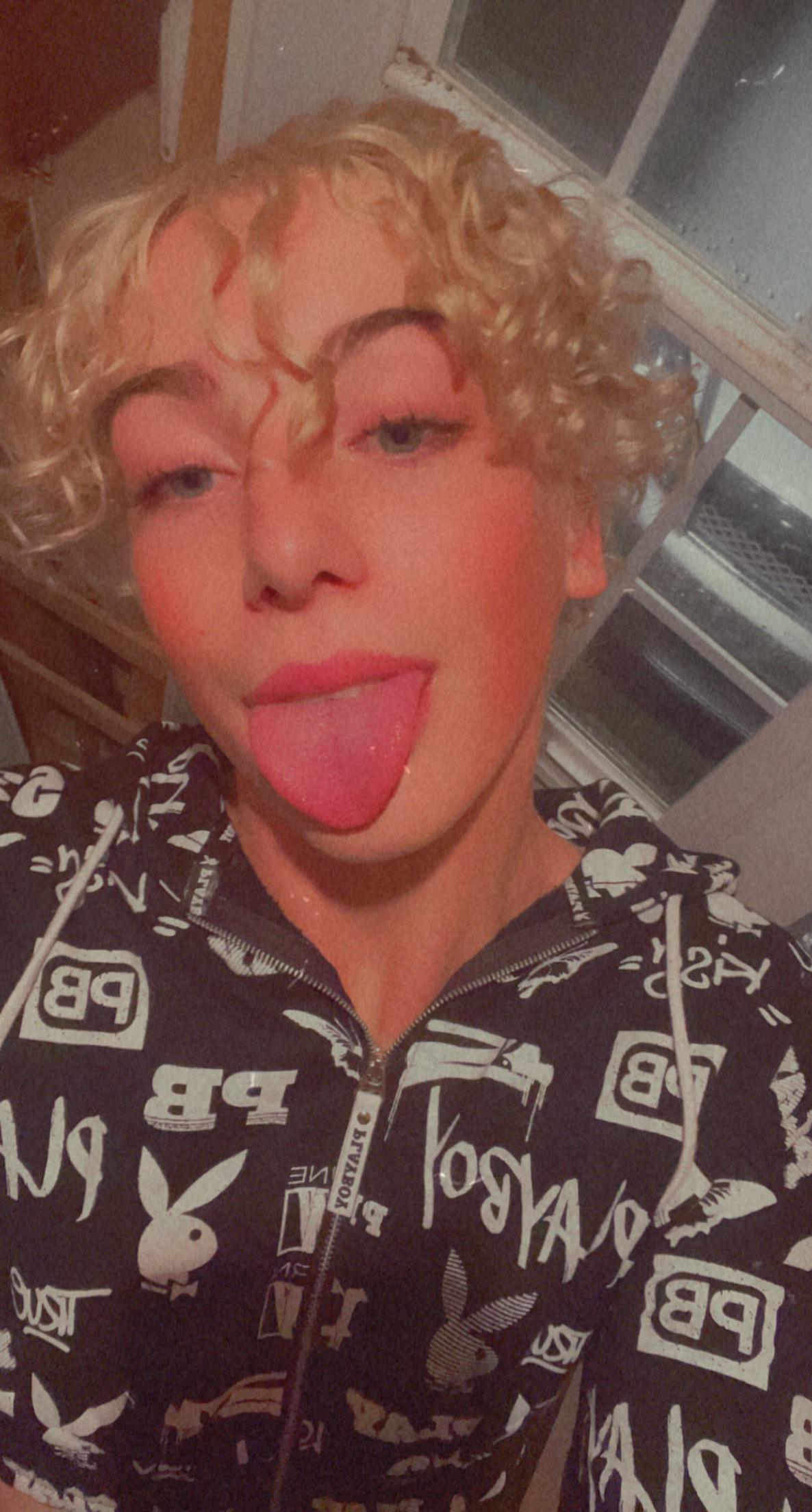 how’s everyone | Scrolller