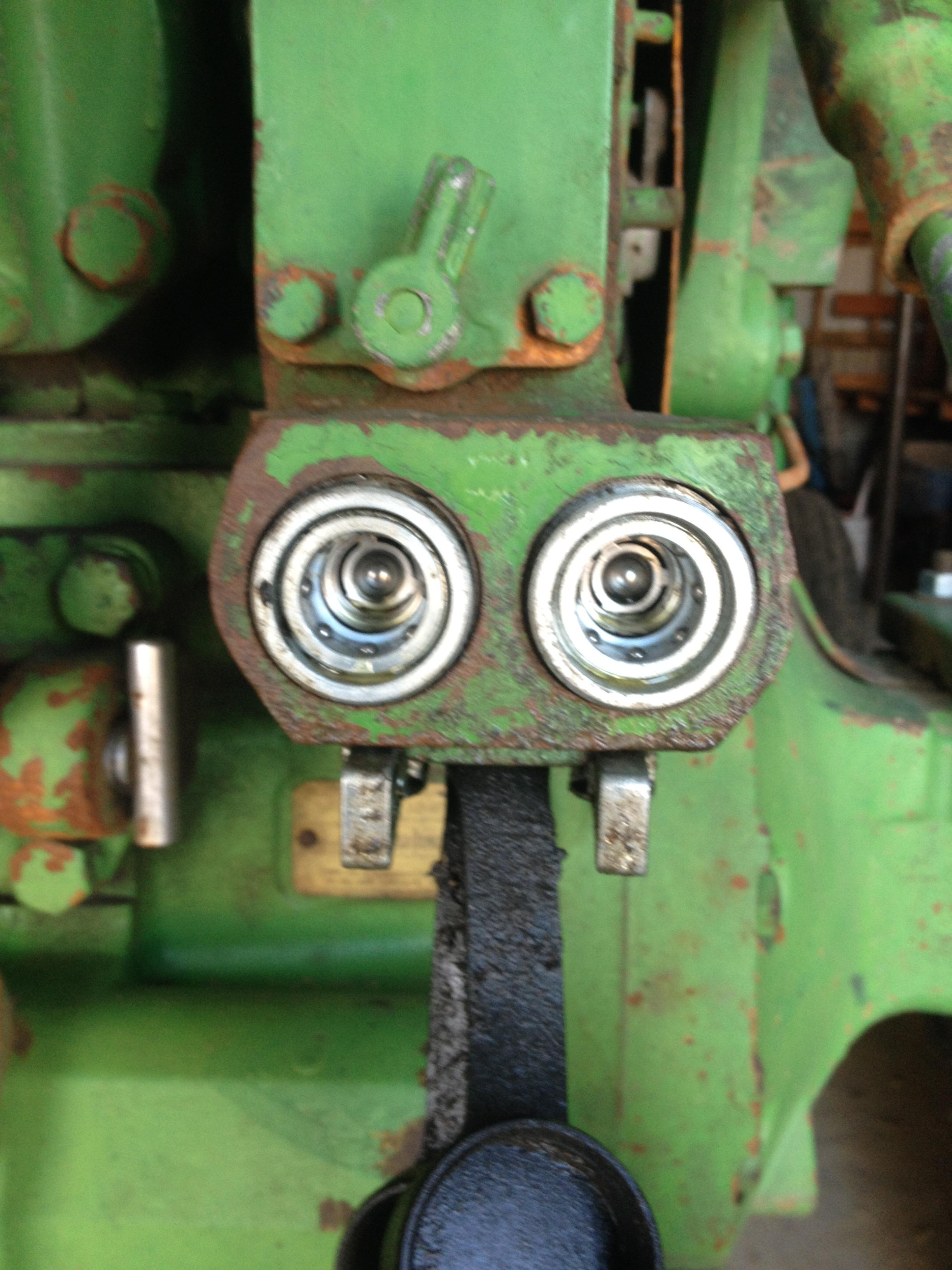 Howdy! Can you help me identify these hydraulic fittings? | Scrolller Howdy! Can you help me identify these hydraulic fittings? | Scrolller