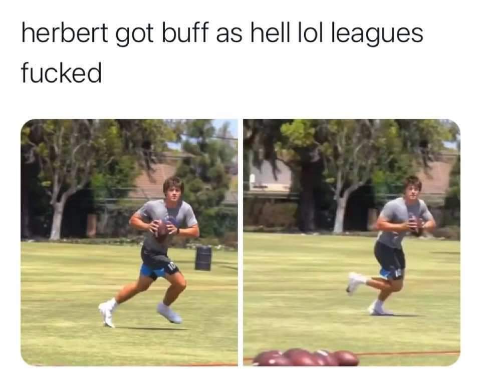 How's Your QB1 Spending the Offseason? | Scrolller