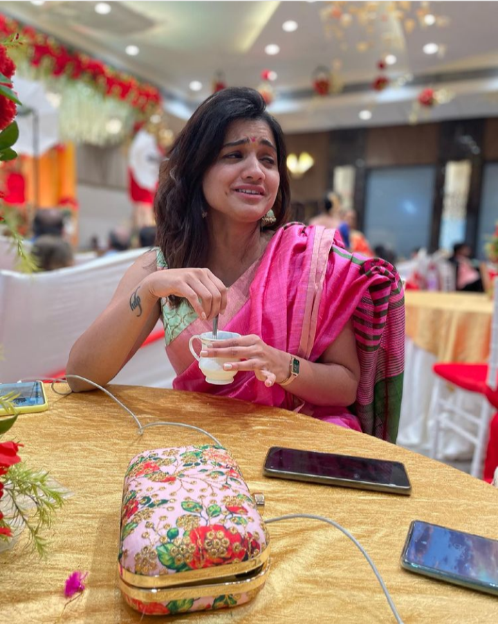 Hruta che expressions 😋😍 | Scrolller