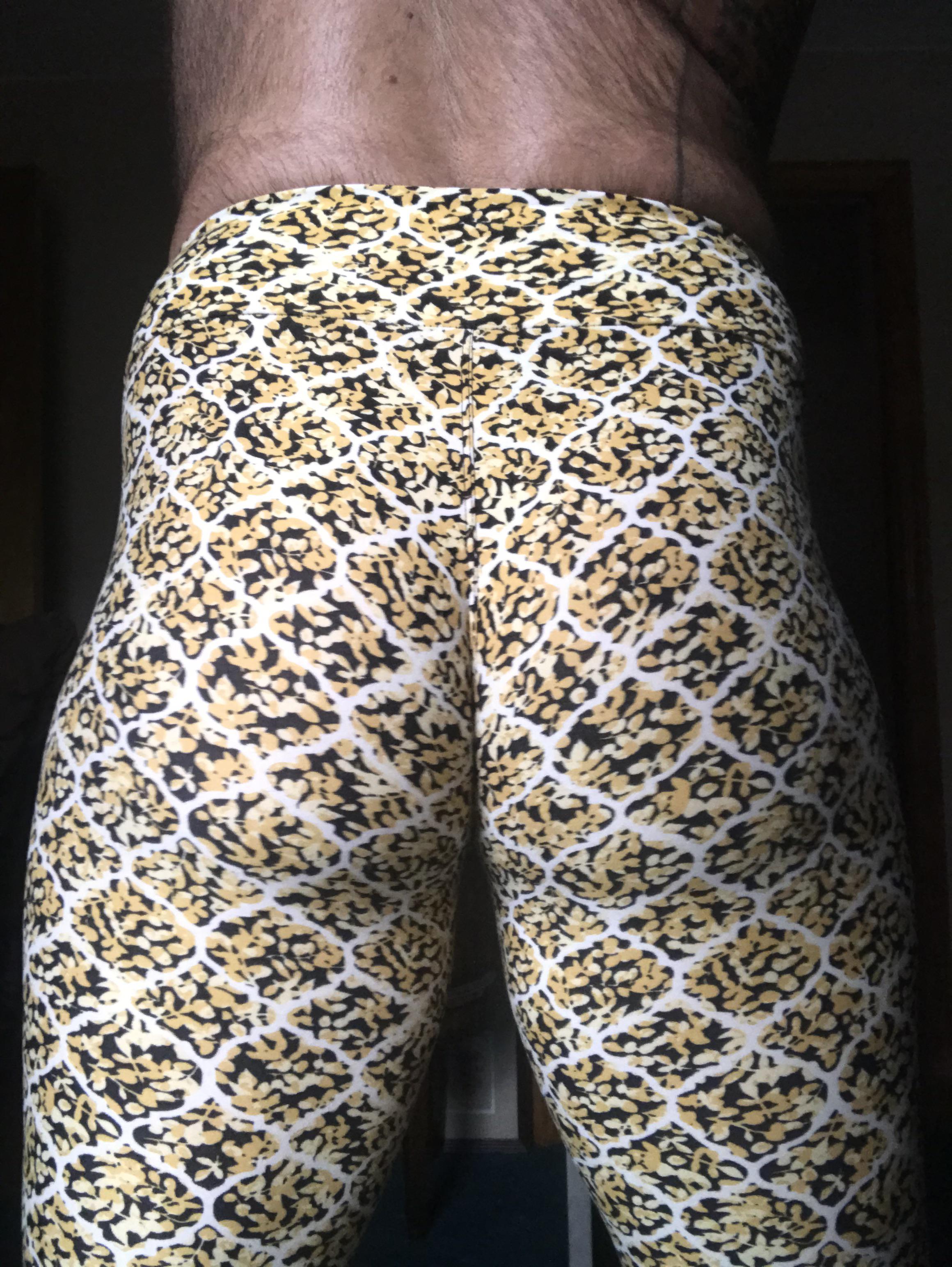 Hug those cheeks | Scrolller